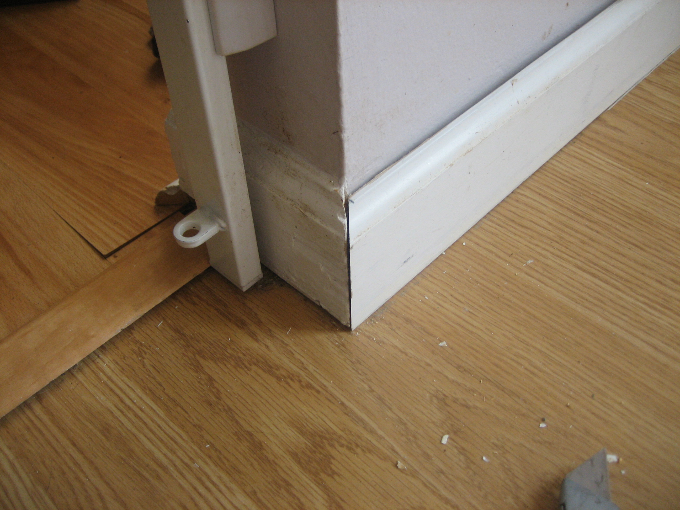 BASEBOARD MOLDING REPAIR : 8 Steps (with Pictures) - Instructables