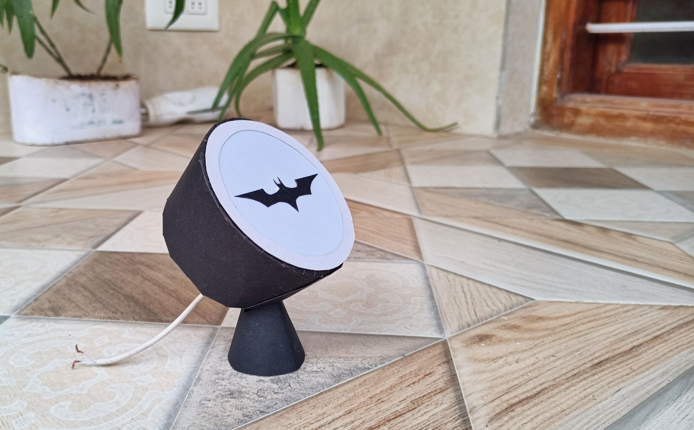 BatSignal - Lights Up If You Have Missed Calls or Messages : 8 Steps ...