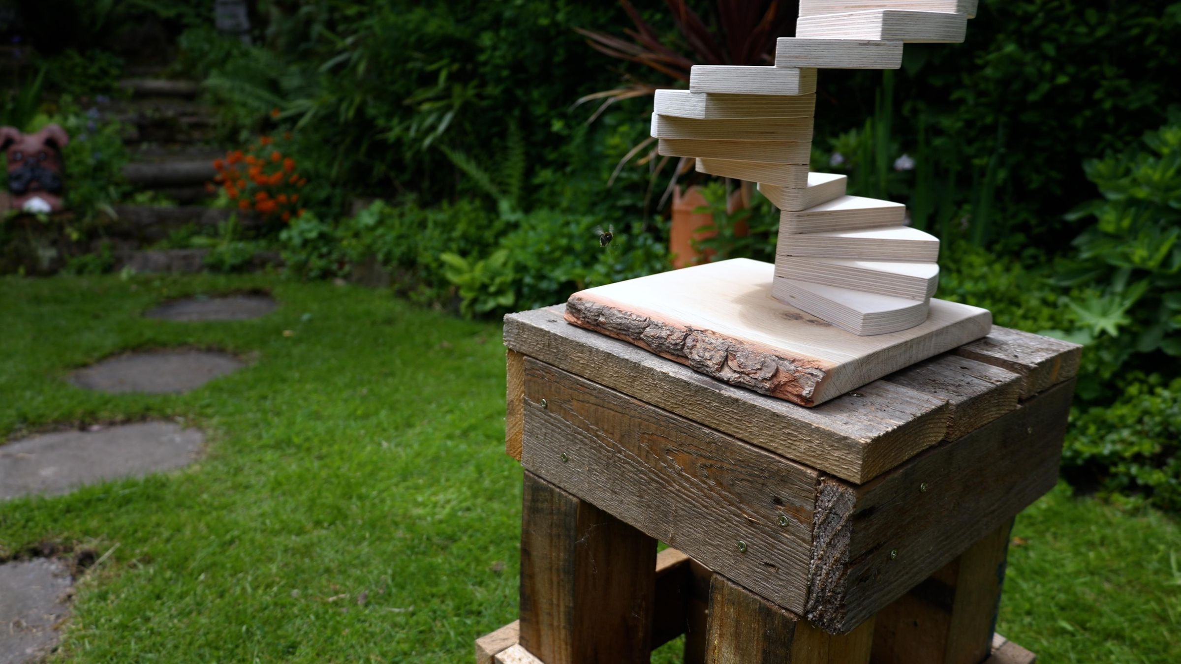 Plywood Spiral Staircase Display Stand : 4 Steps (with Pictures ...