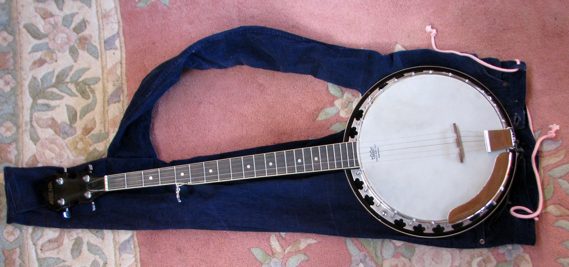 Make a Soft Carry Case for a Banjo - Quick and Cheap. : 7 Steps ...