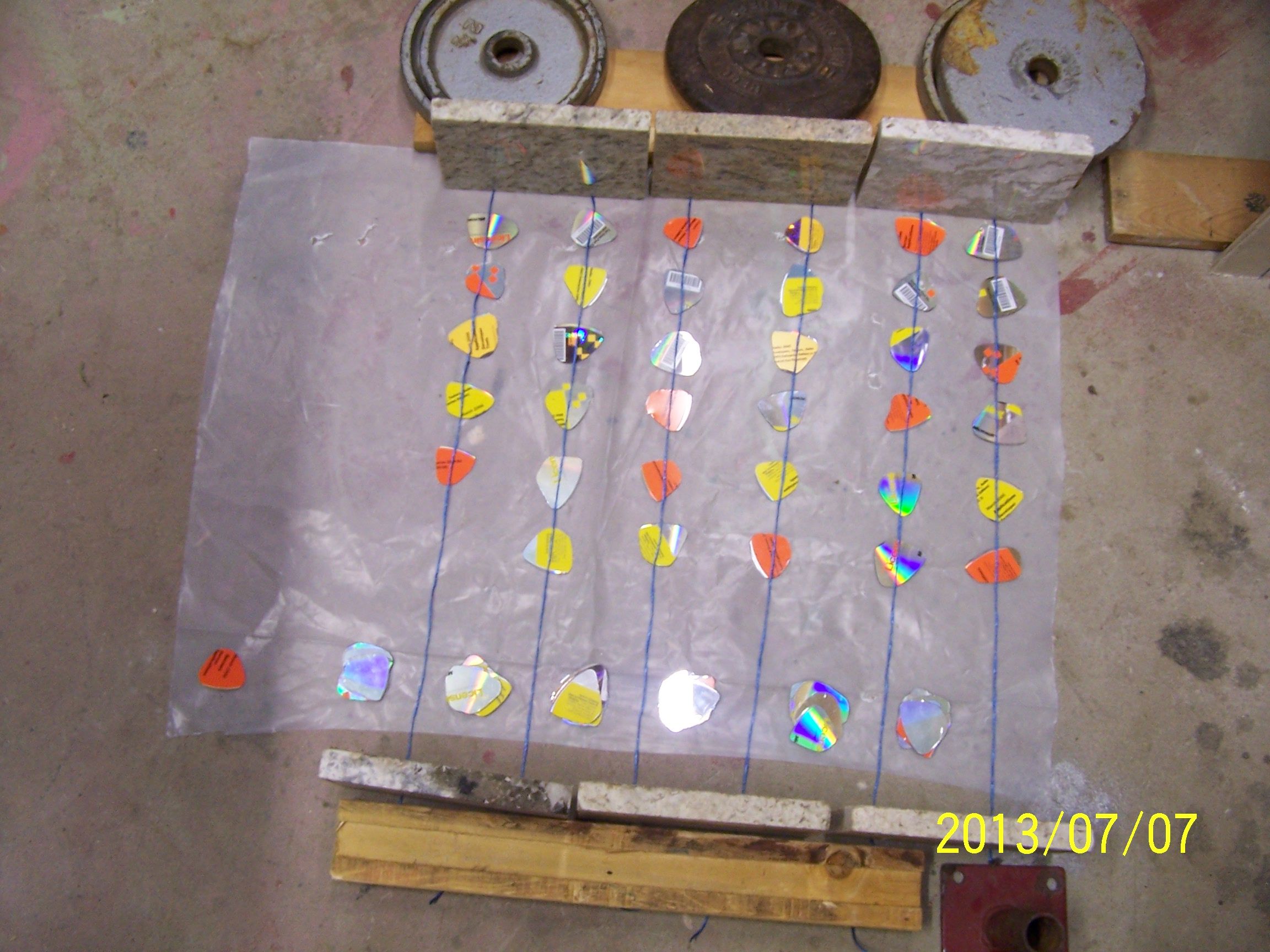 Bird Scarer From Old CDs : 5 Steps (with Pictures) - Instructables