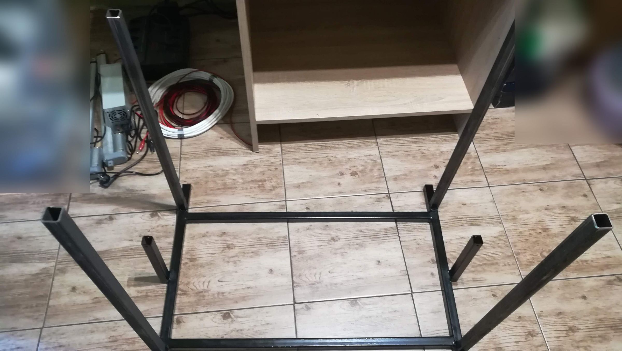 DIY Height Adjustable Standing Desks : 4 Steps (with Pictures ...