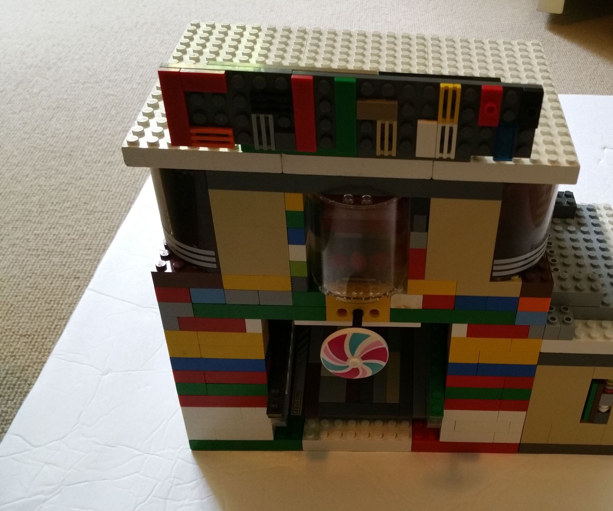 Mark's Lego Candy Machine : 14 Steps - Instructables