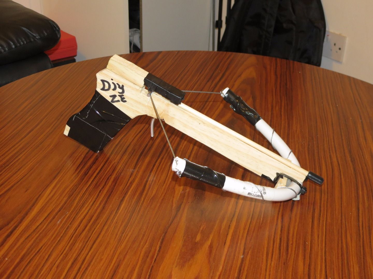 HOMEMADE CROSSBOW PISTOL : 7 Steps - Instructables