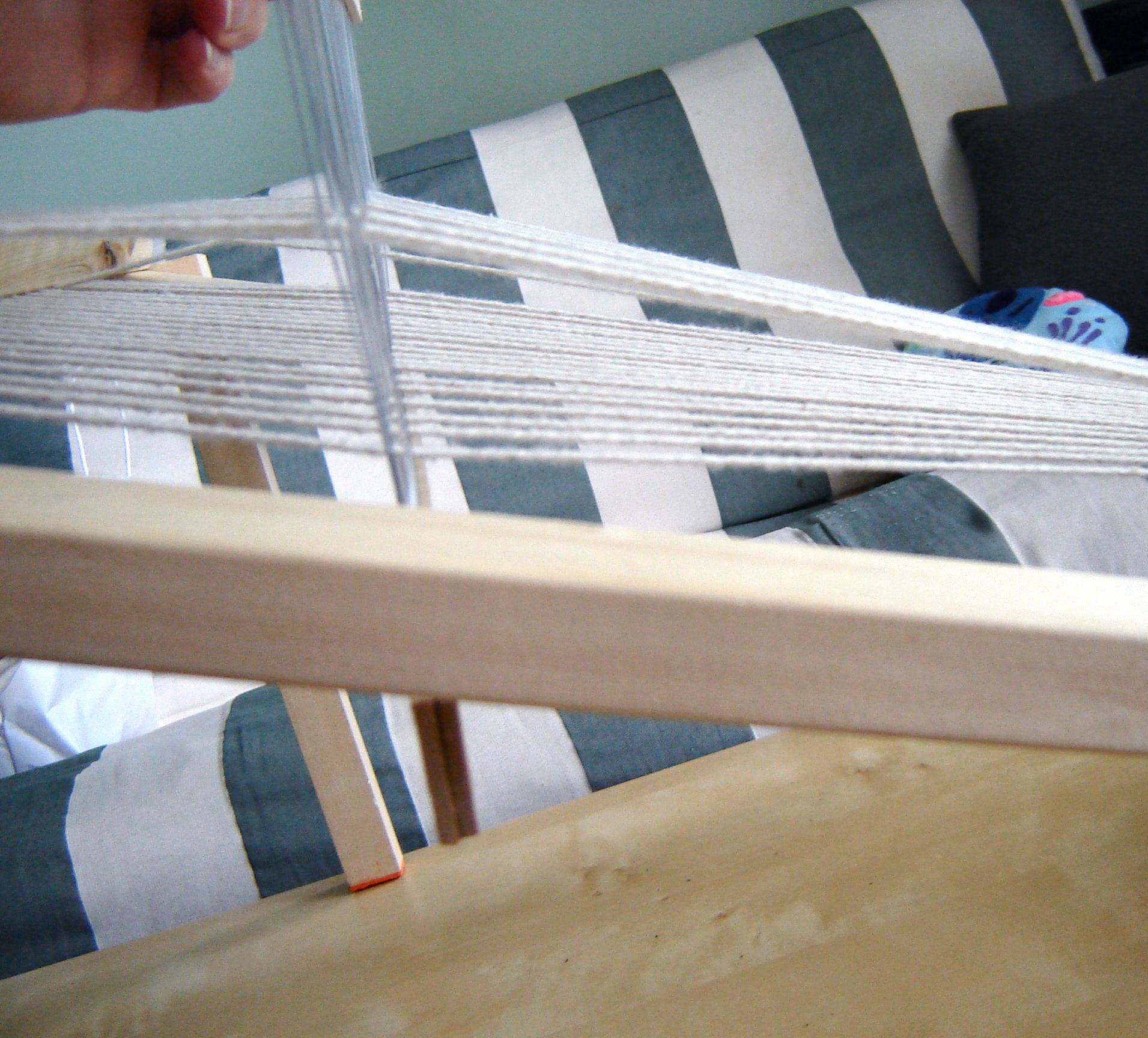 How to Weave on a Frame Loom : 8 Steps (with Pictures) - Instructables