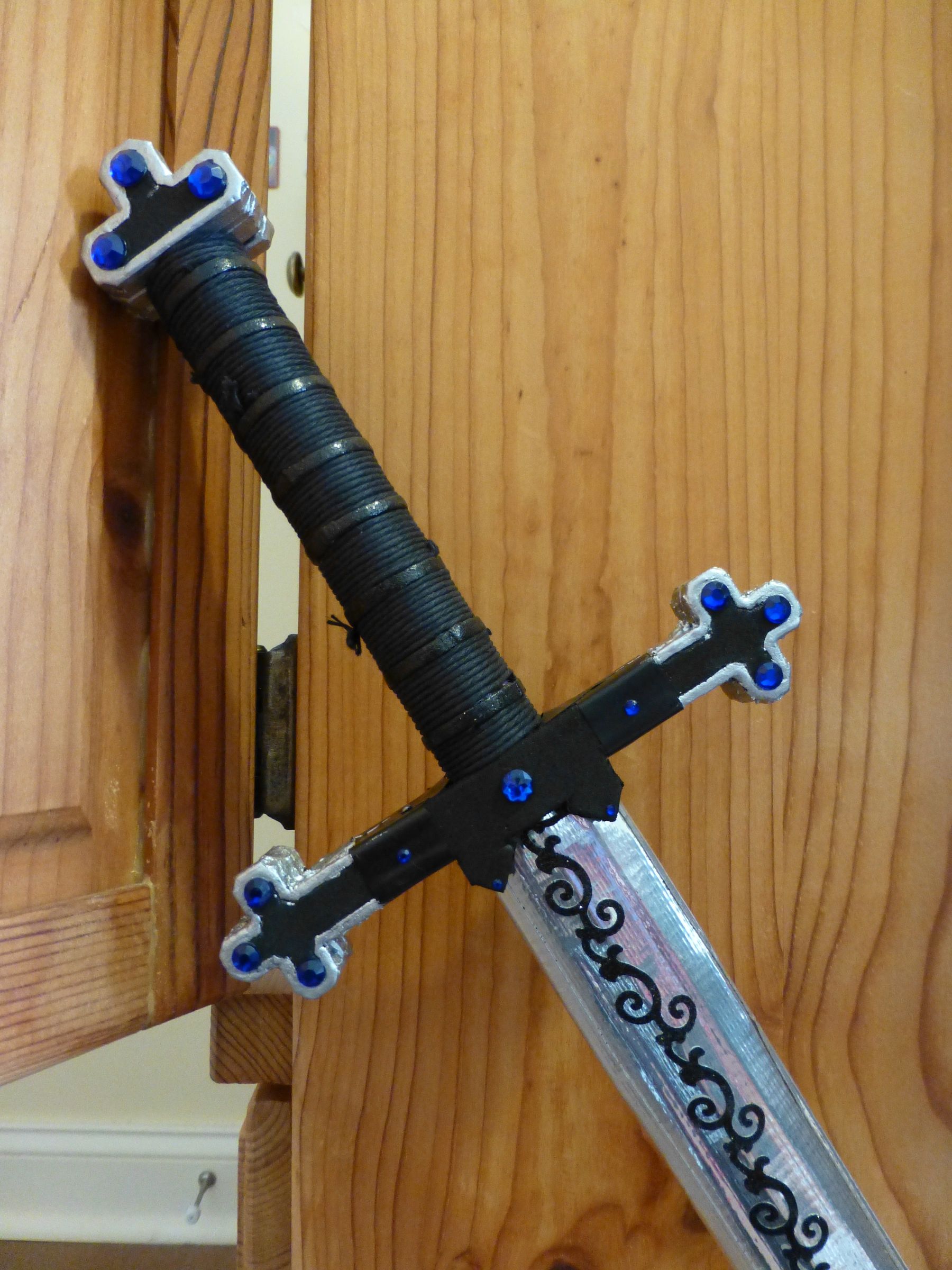 DIY Foam Weaponry : 9 Steps - Instructables