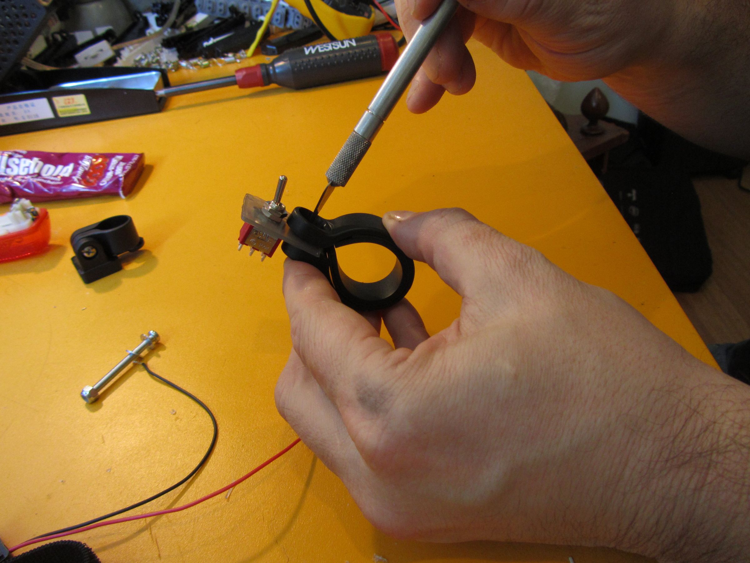 Simple Turn Signals for a Bicycle : 9 Steps (with Pictures) - Instructables