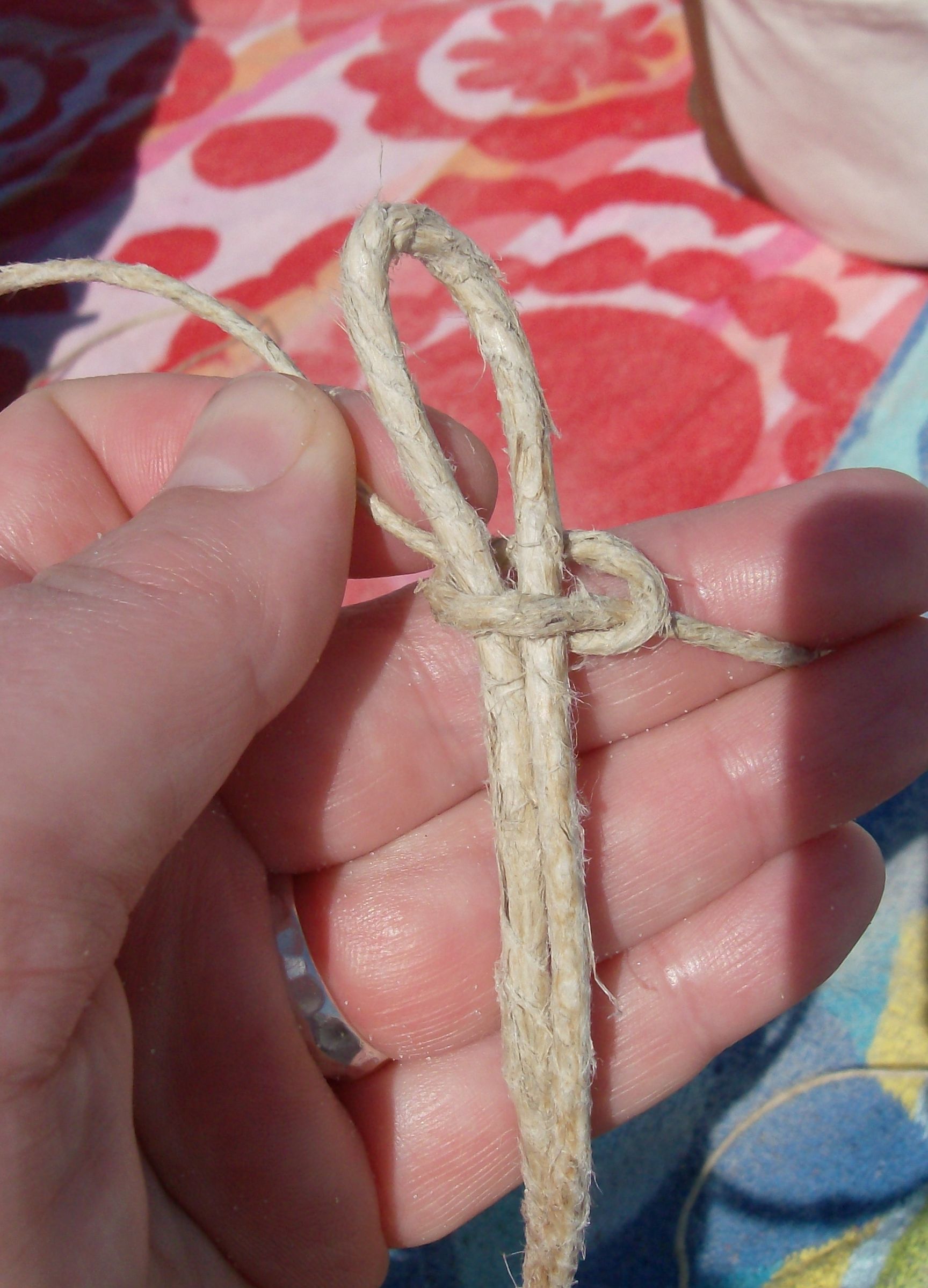How to Make a Hemp Necklace : 5 Steps (with Pictures) - Instructables