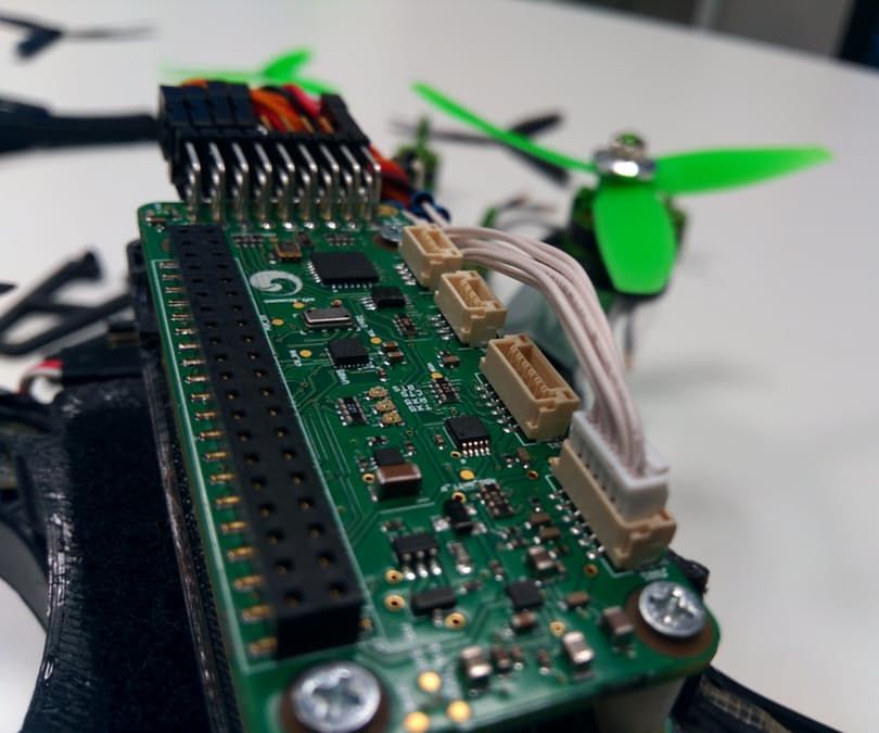 Pi0drone: a $200 Smart Drone With the Pi Zero : 4 Steps - Instructables