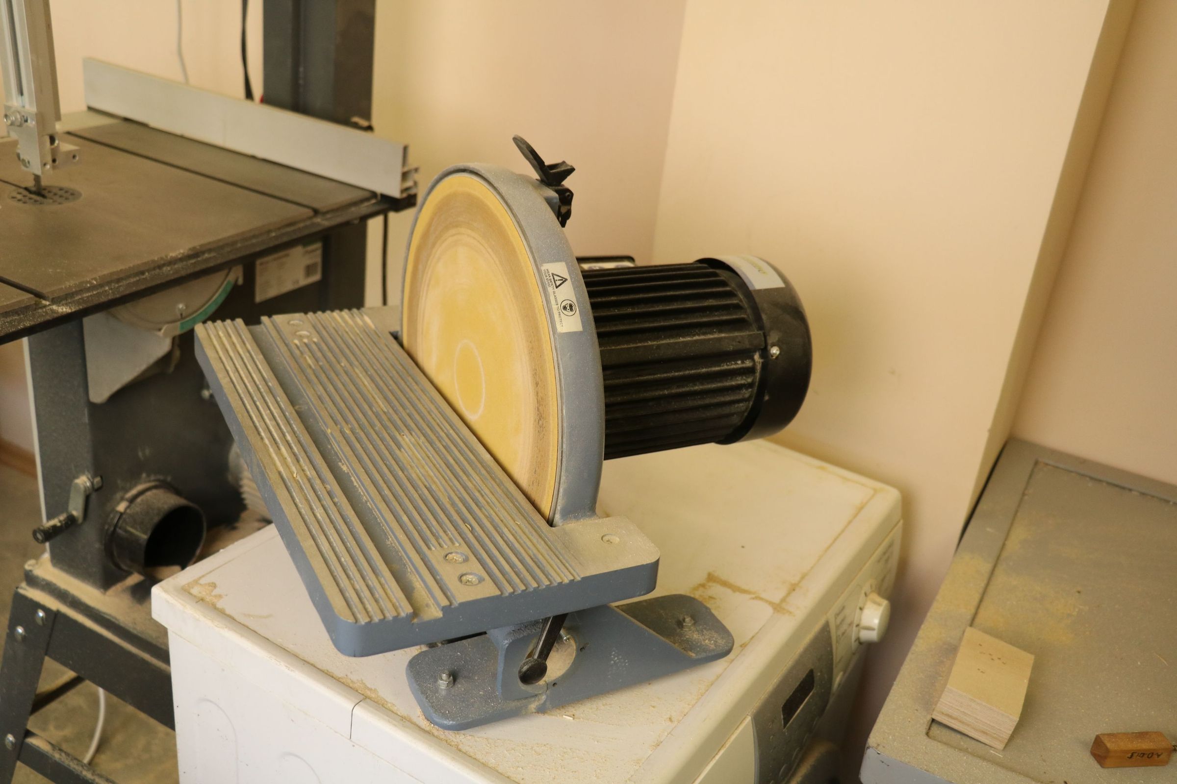 Easy Modular Magnetic Desk Lamp : 18 Steps (with Pictures) - Instructables