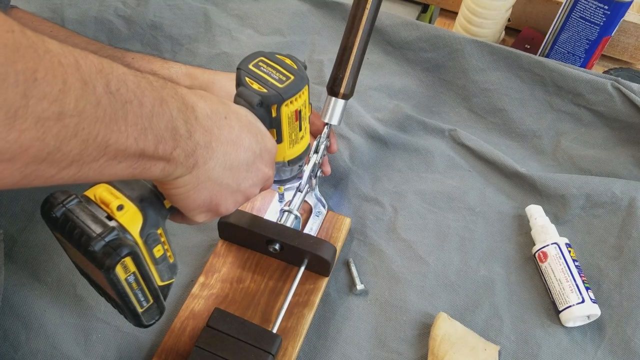 Make Your Own Pen Press : 9 Steps (with Pictures) - Instructables