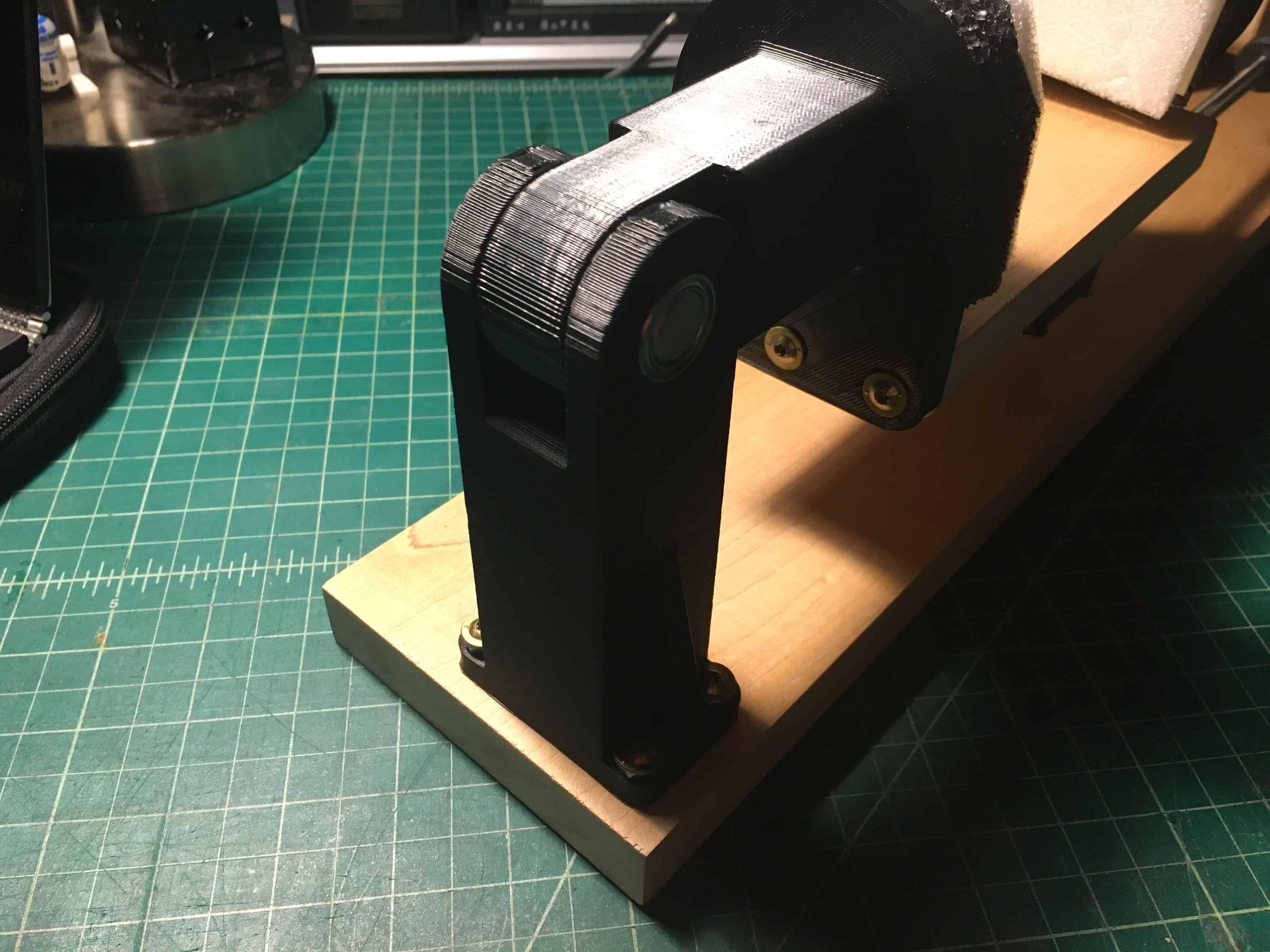 DRILL-POWERED SPRAYPAINT CAN SHAKER : 4 Steps (with Pictures ...