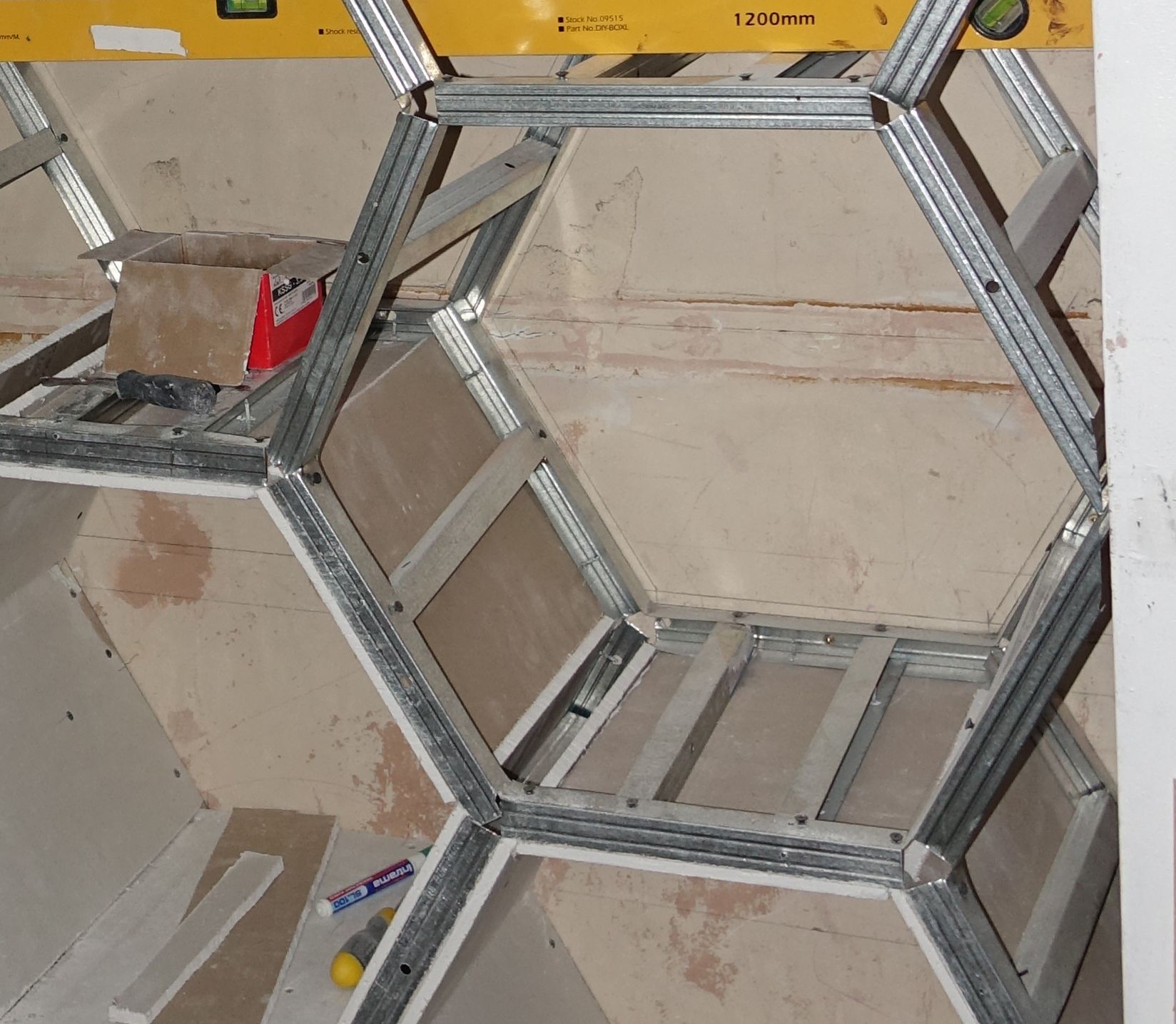 Built in Wall Hexagon Shelves : 7 Steps (with Pictures) - Instructables