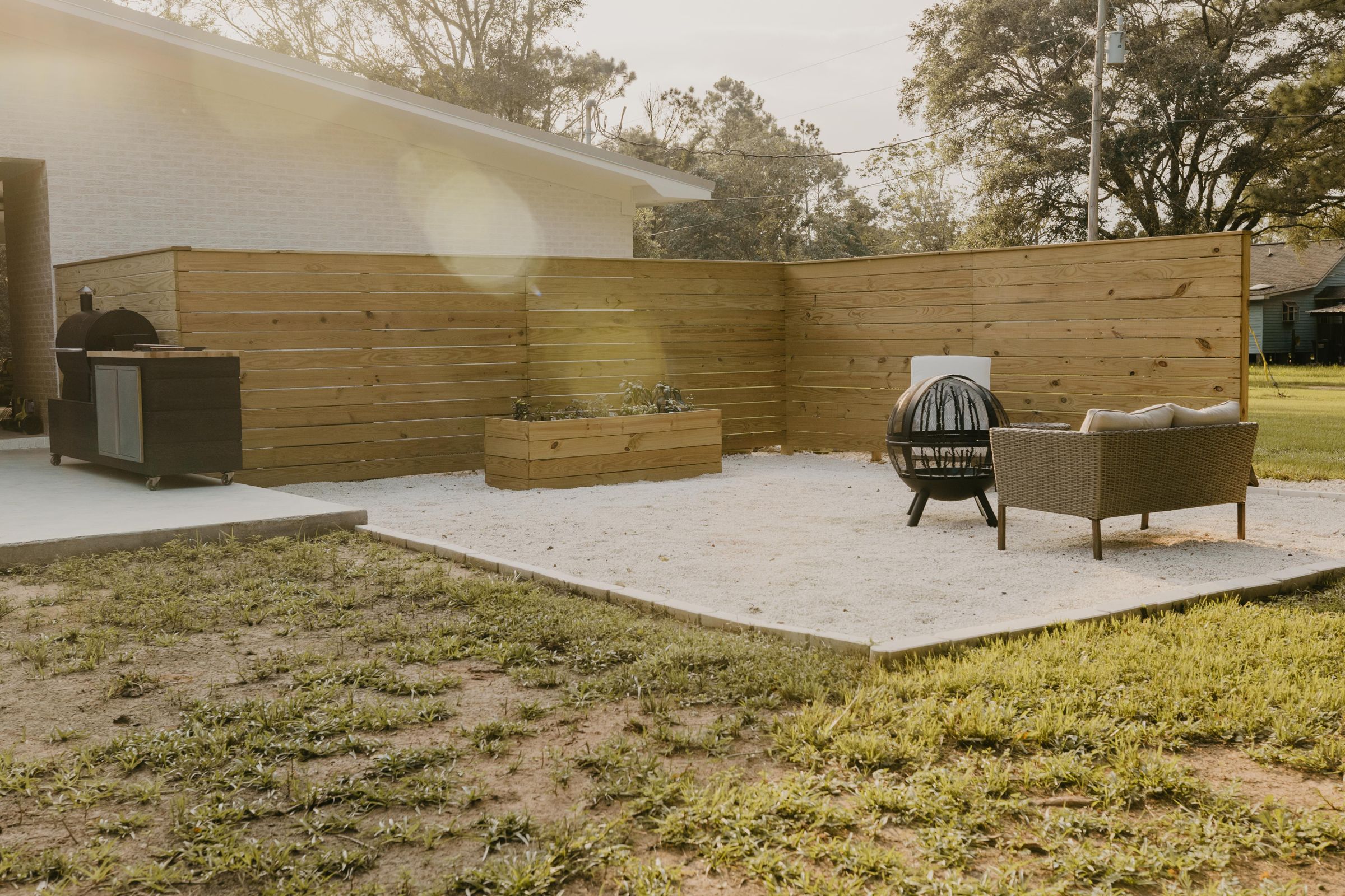 Horizontal Privacy Fence : 7 Steps (with Pictures) - Instructables