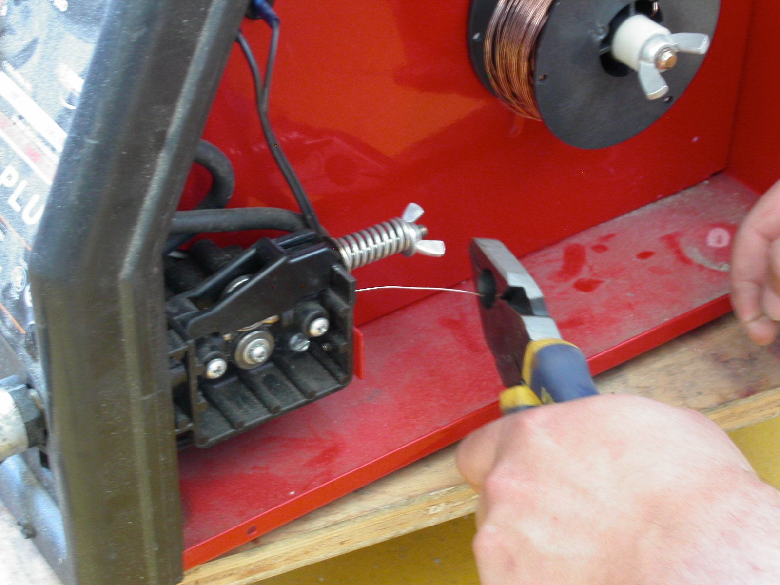 How to Weld - MIG Welding : 11 Steps (with Pictures) - Instructables