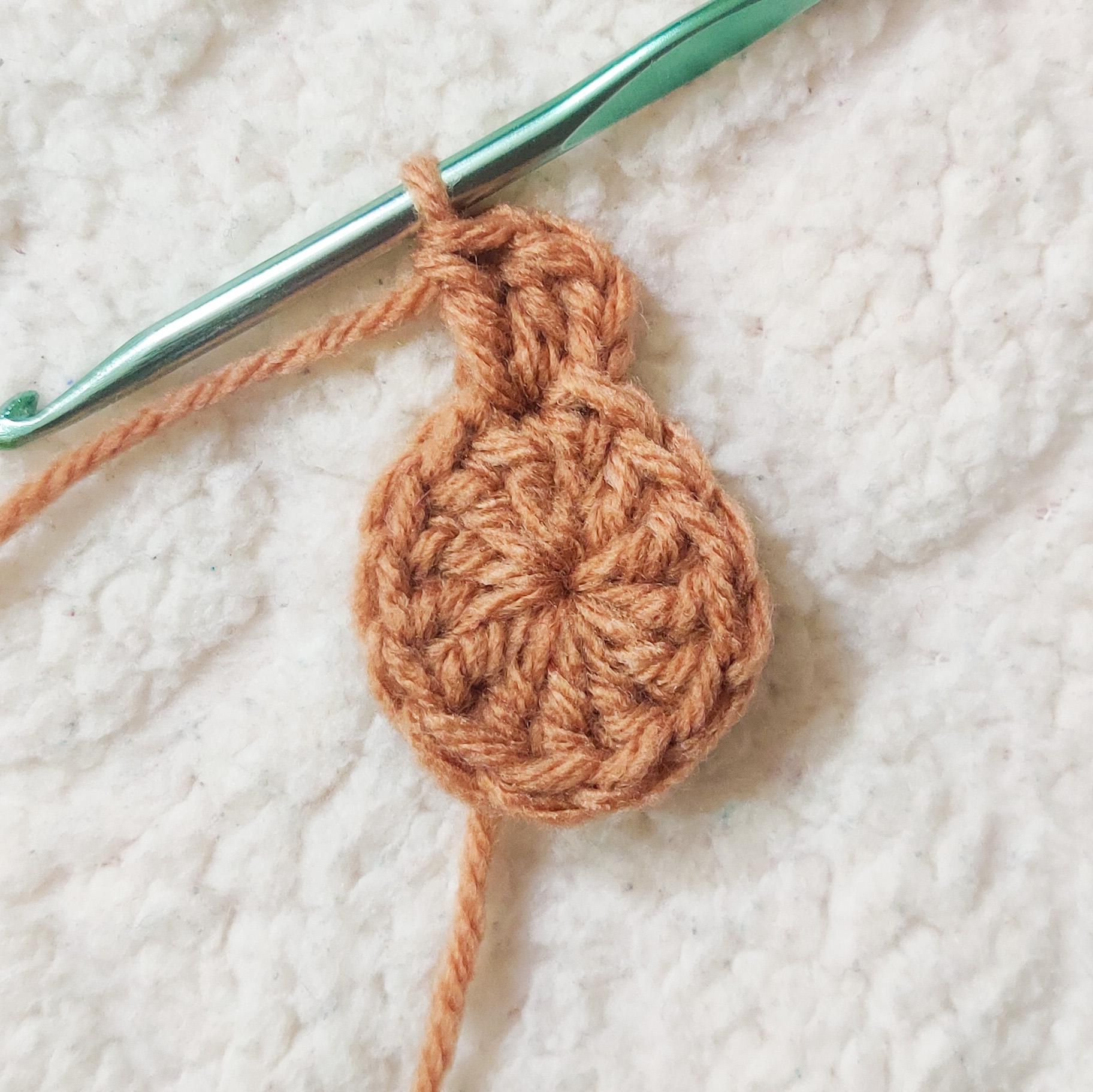 How to Make a Double Crochet Solid Hexagon Without Gaps : 6 Steps (with ...