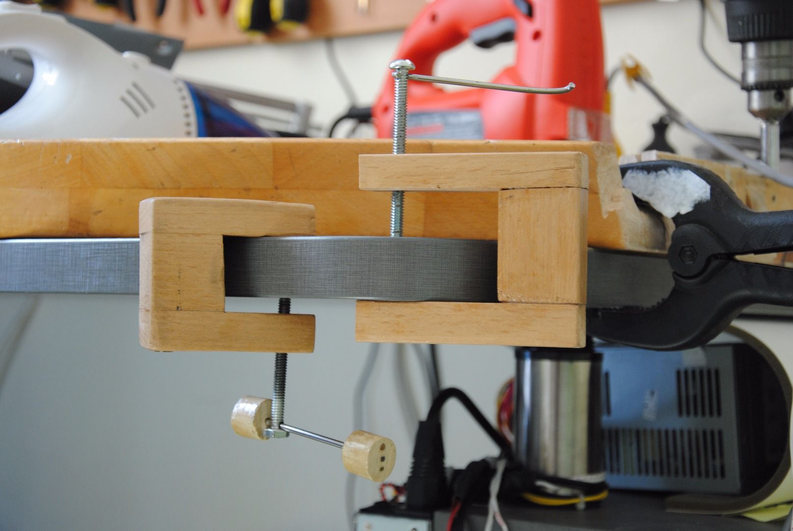 Make Your Own Wooden C-Clamp! | DIY Woodworking Tools #2 : 10 Steps ...