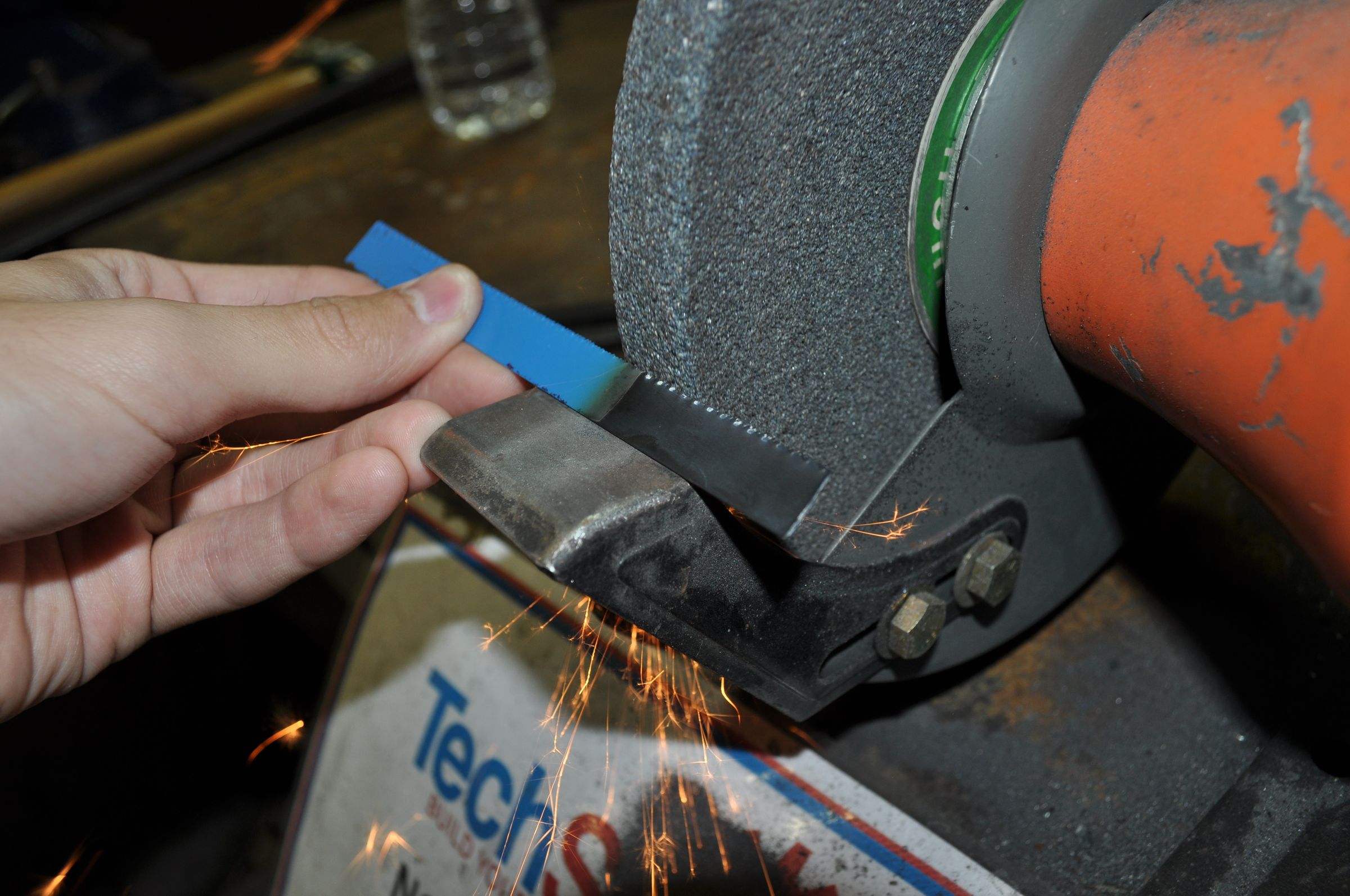 Make a Simple Lock Pick From an Old Hack Saw Blade : 3 Steps ...