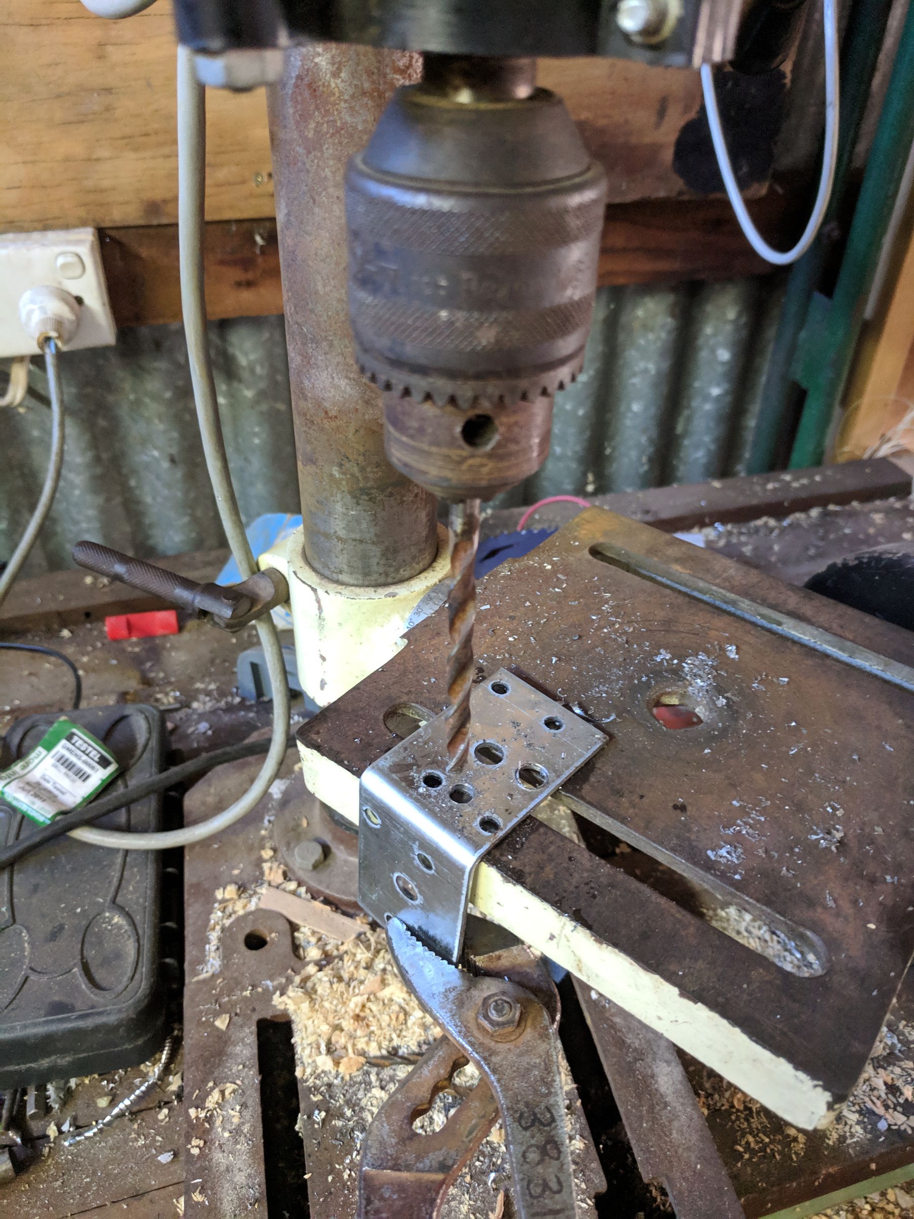 Build an Adjustable Triple Monitor Stand : 6 Steps - Instructables