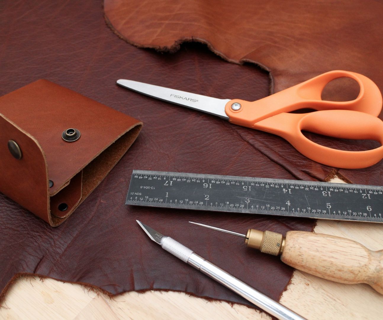 Beginning Leatherworking Class - Instructables