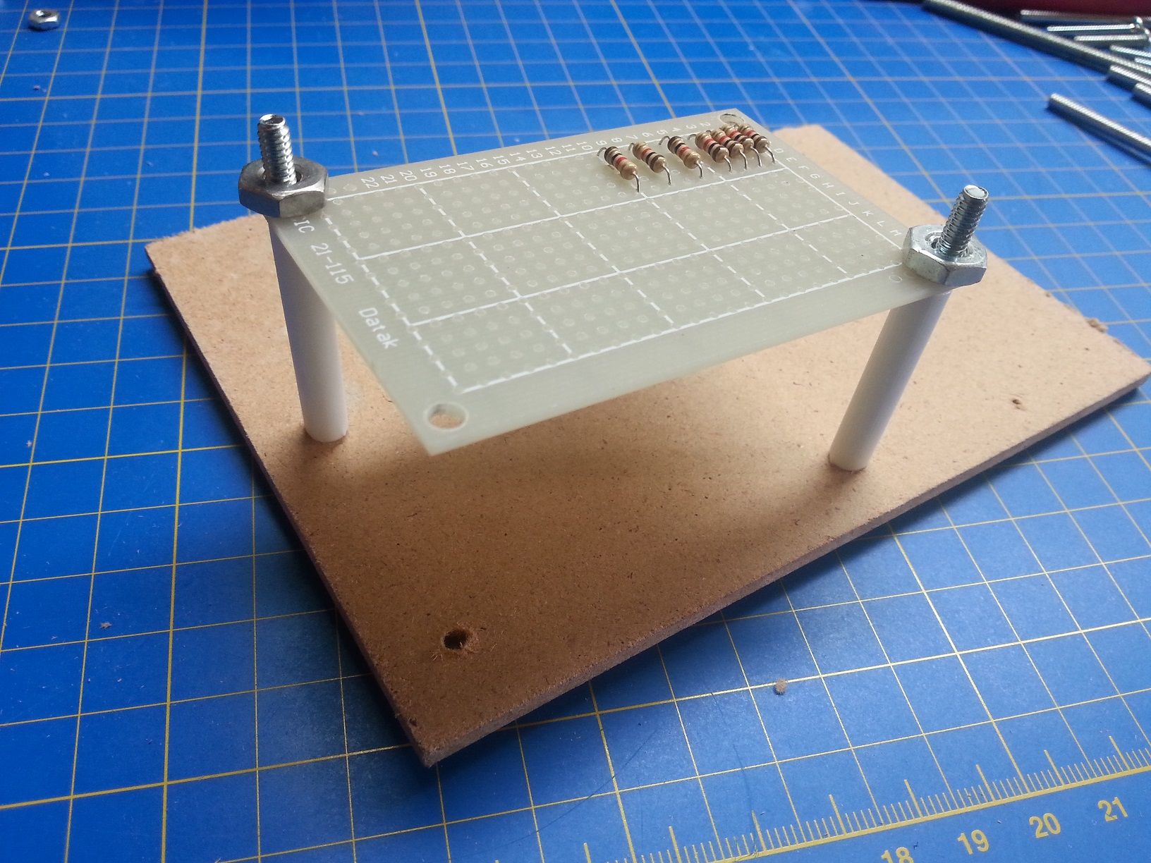 10 DIY Alternatives to Off-The-Shelf Electronics Components : 11 Steps ...