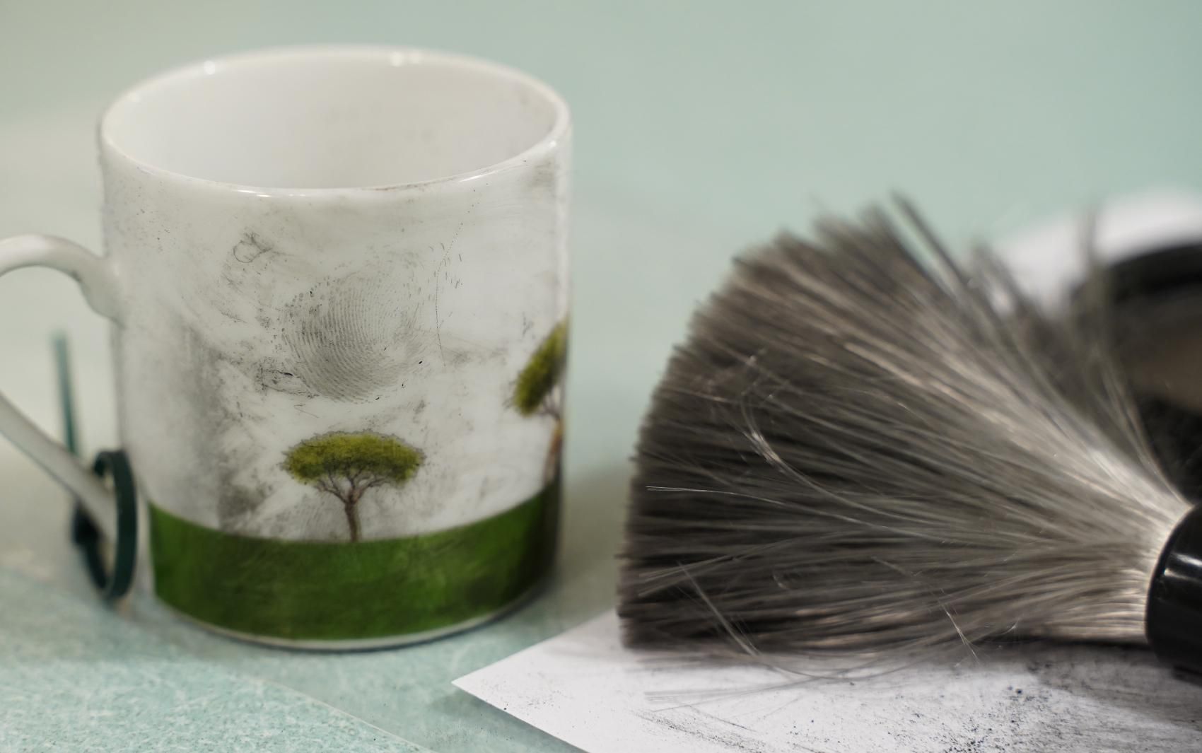 How to Lift Fingerprints: Cyanoacrylate (Super Glue) Fuming : 6 Steps ...