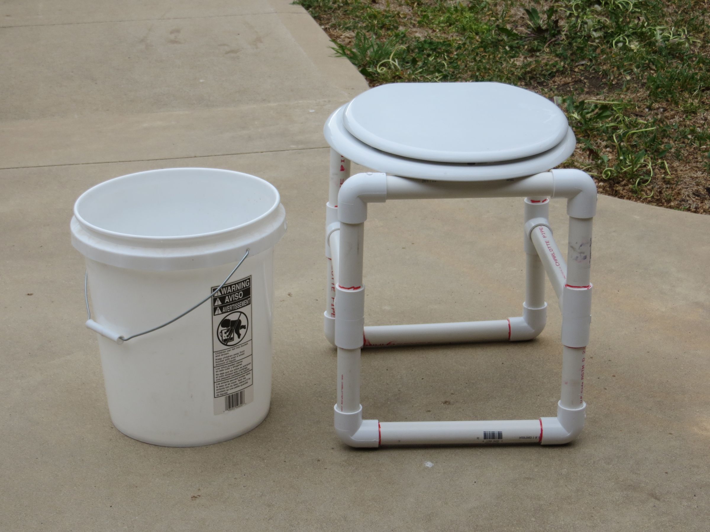 Camp Commode(potty) Made for Less Then $10.00 : 4 Steps - Instructables