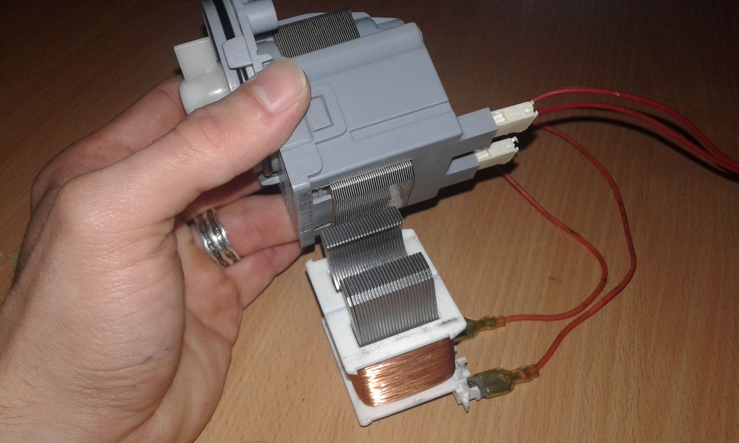 How to Make an Electromagnet : 6 Steps (with Pictures) - Instructables