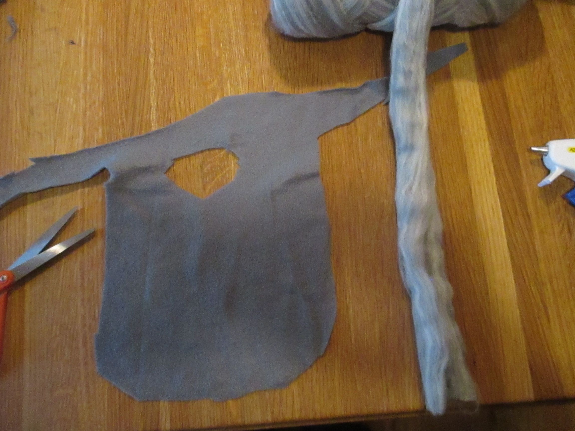 Cheap and Easy Gandalf Costume! : 8 Steps (with Pictures) - Instructables