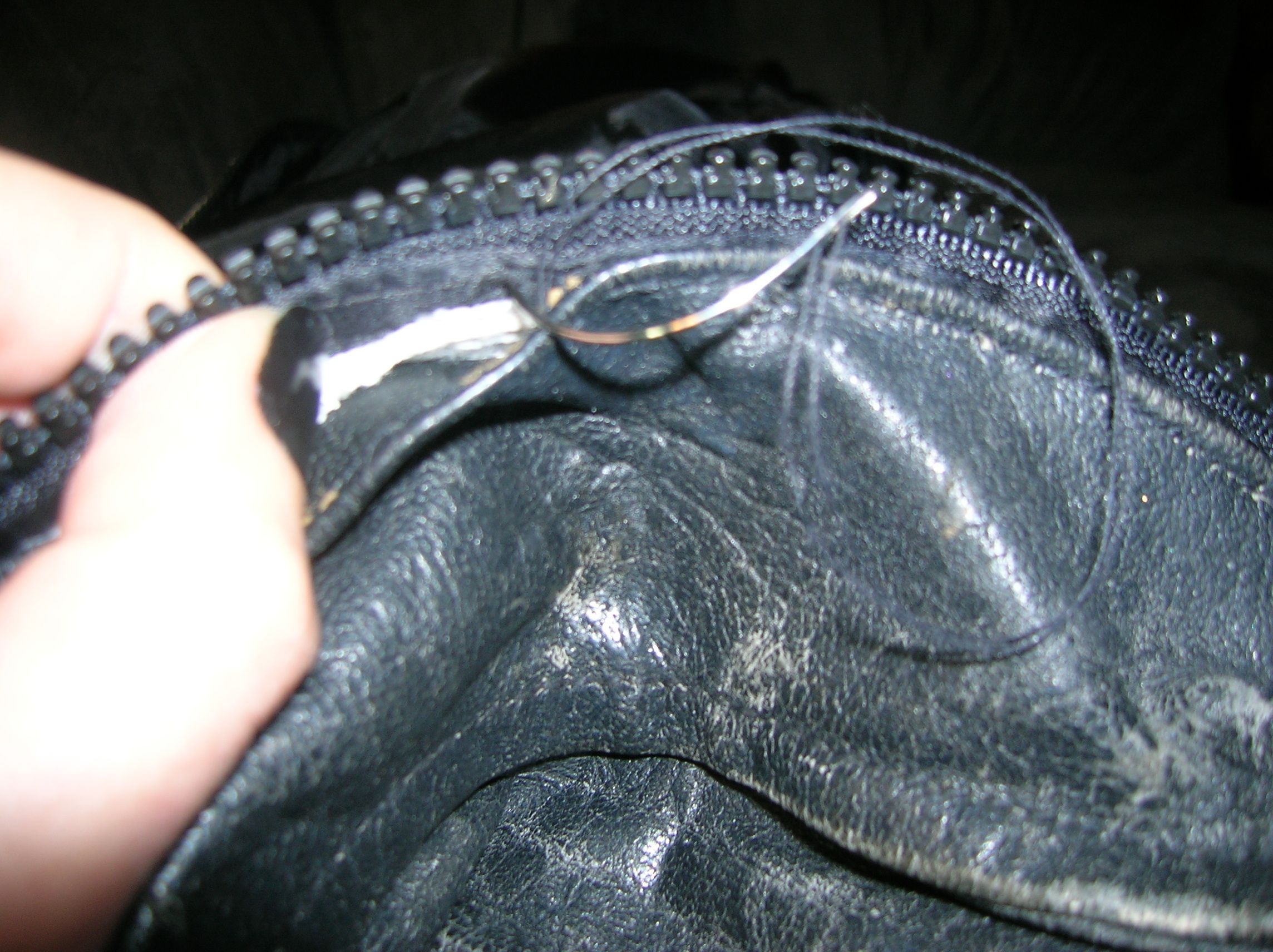 How to Repair a Leather Jacket by Hand : 6 Steps - Instructables