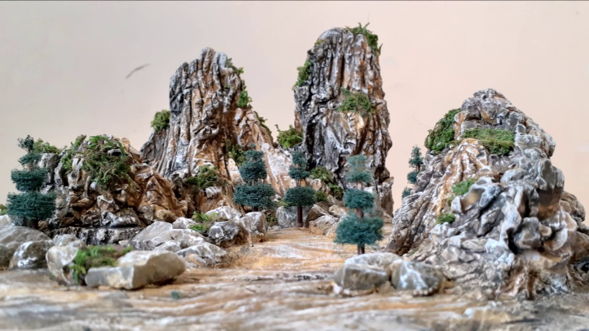 How to Make a Landscape Hill Diorama : 4 Steps - Instructables