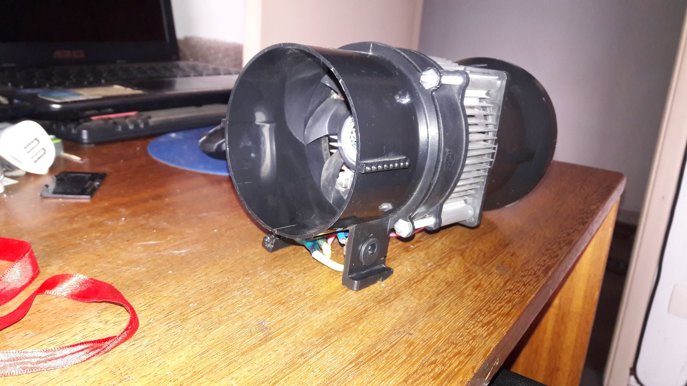 My 100W LED Flashlight Version. : 5 Steps (with Pictures) - Instructables