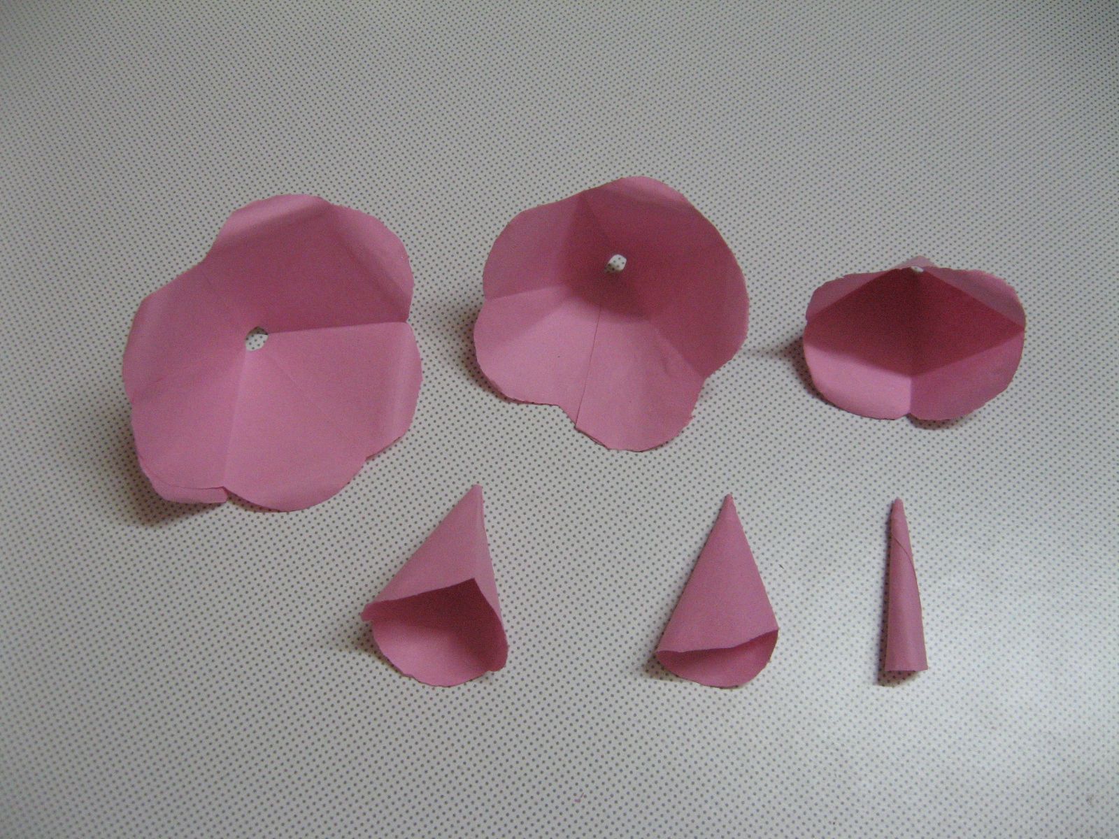 How to Make Real Looking Paper Roses : 7 Steps (with Pictures ...
