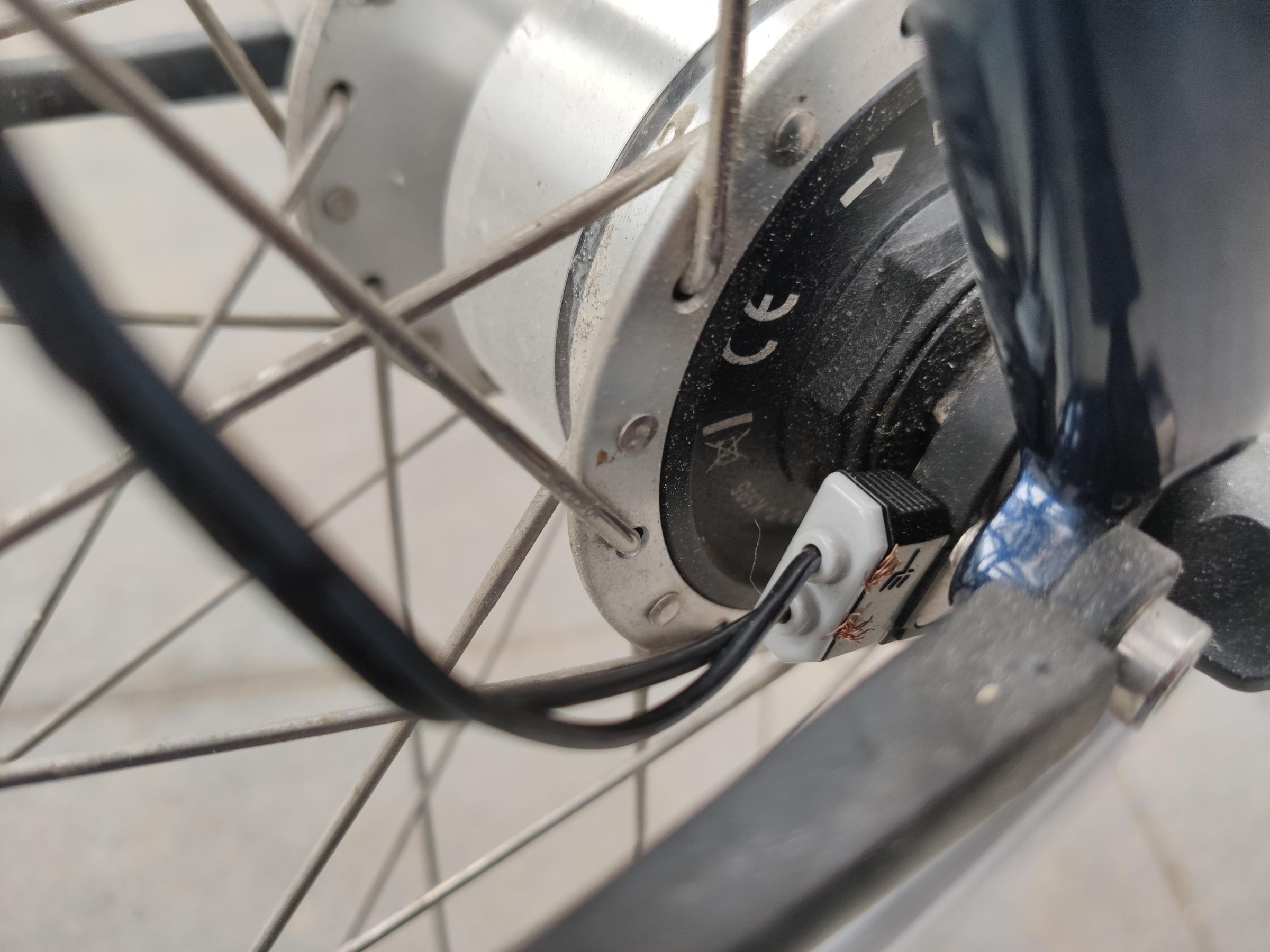 DIY BICYCLE USB CHARGER "Fahrradlader V3.1" : 10 Steps (with Pictures ...