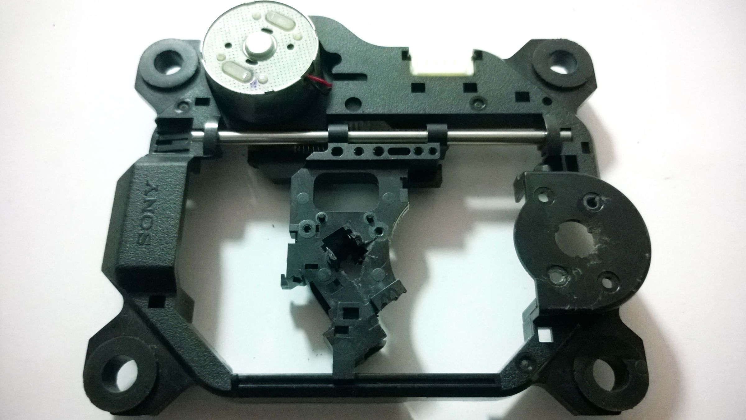 Parts to Salvage From a DVD/CD Player : 10 Steps - Instructables