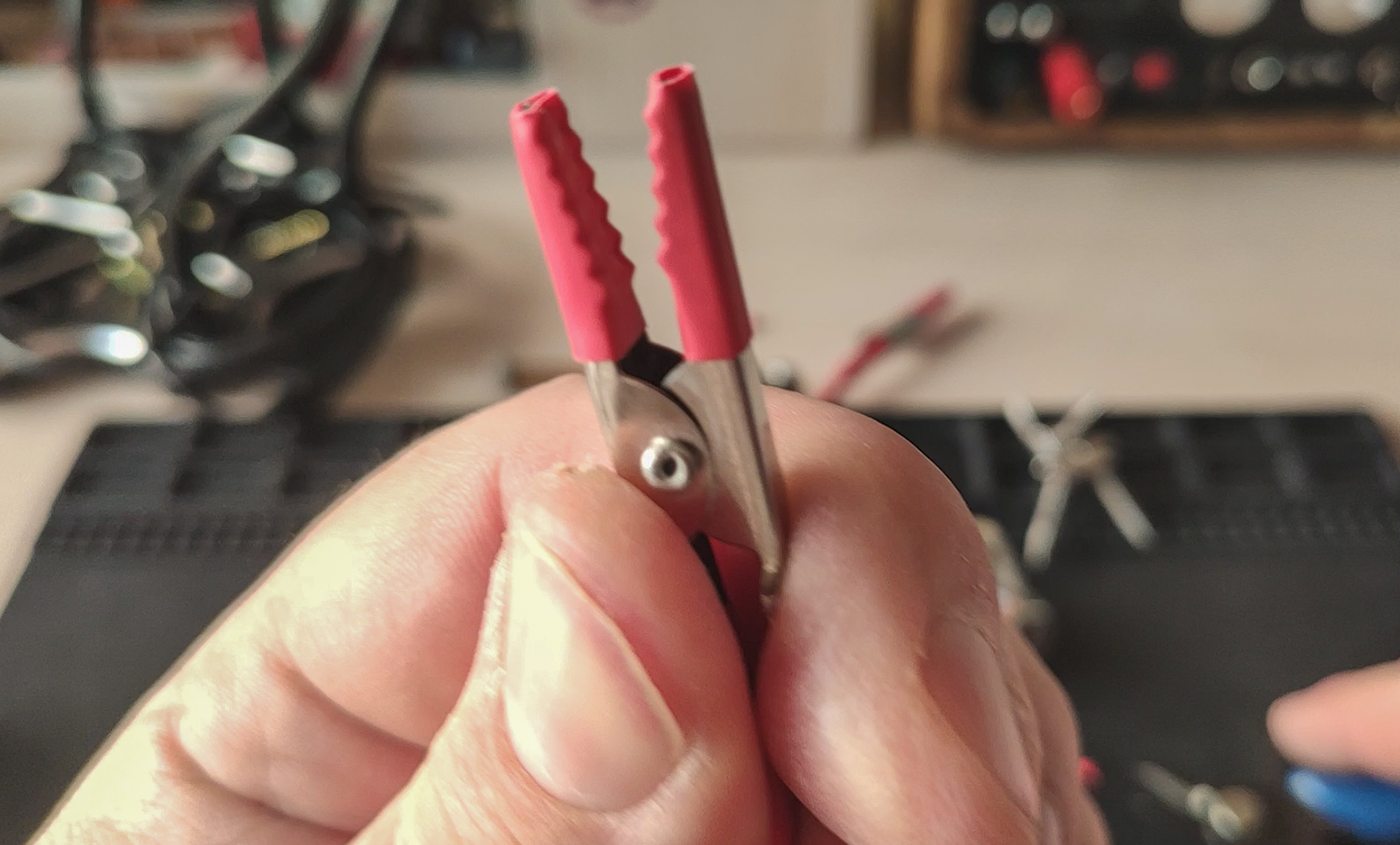 Magnetic Helping Hands Set for PCB and Electronics : 11 Steps (with ...