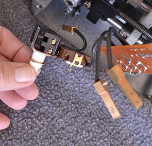 Replacing the Light Switch on a Pfaff 1200 Sewing Machine : 5 Steps ...