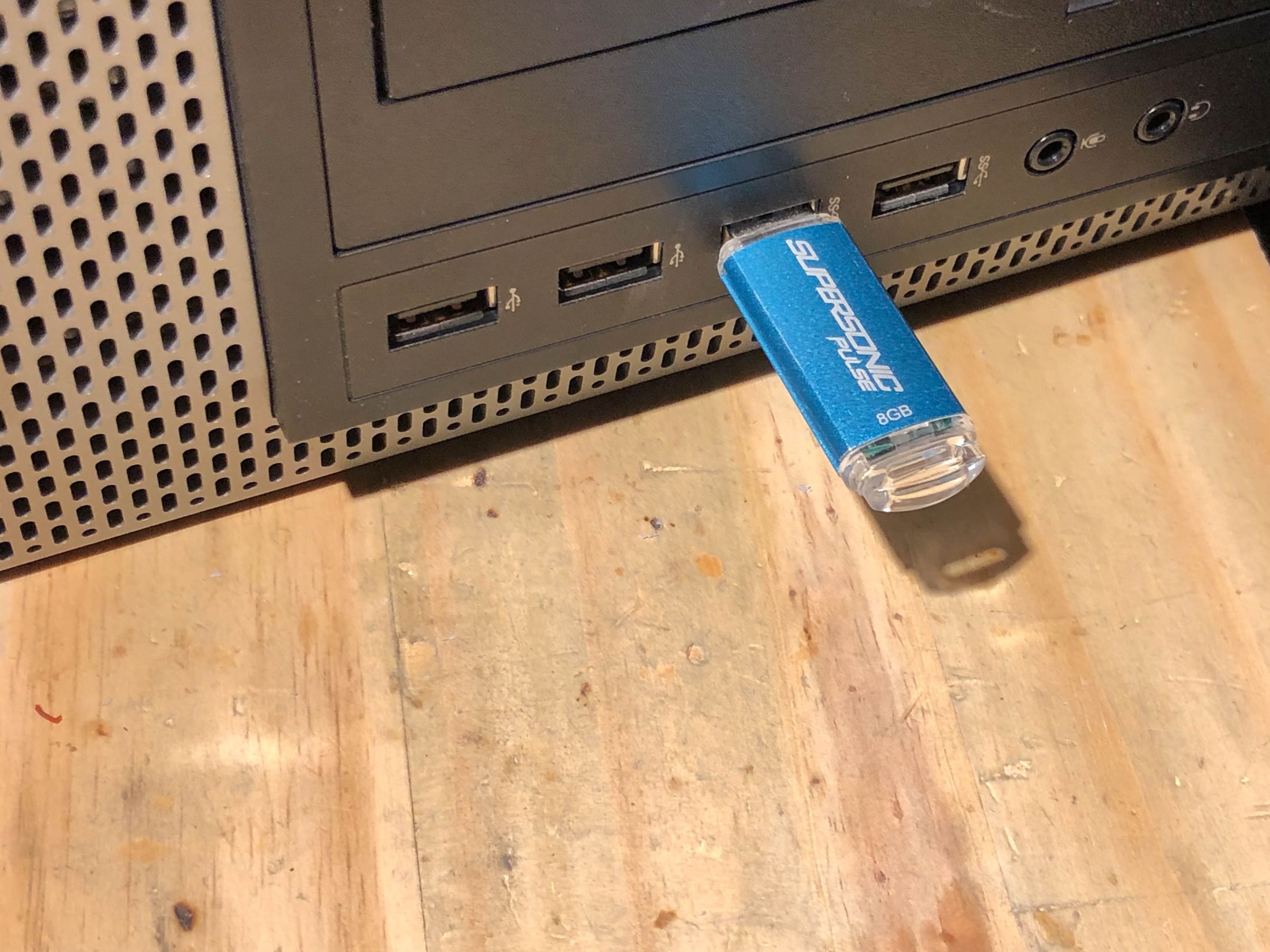 Turn an Ordinary USB Stick Into a Secure USB Stick : 6 Steps ...