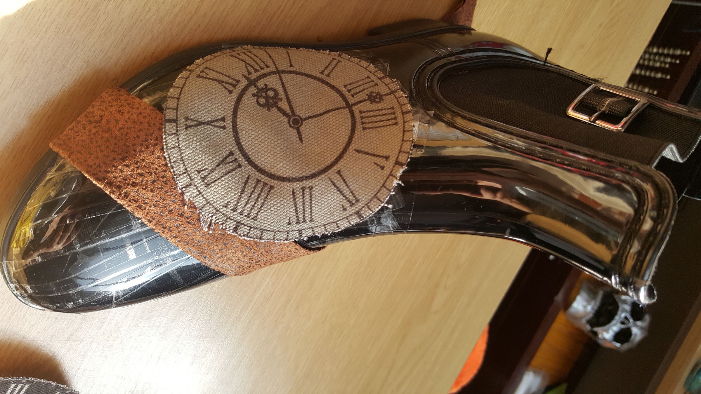 Temporary Makeover Shoes Using Tape : 6 Steps - Instructables