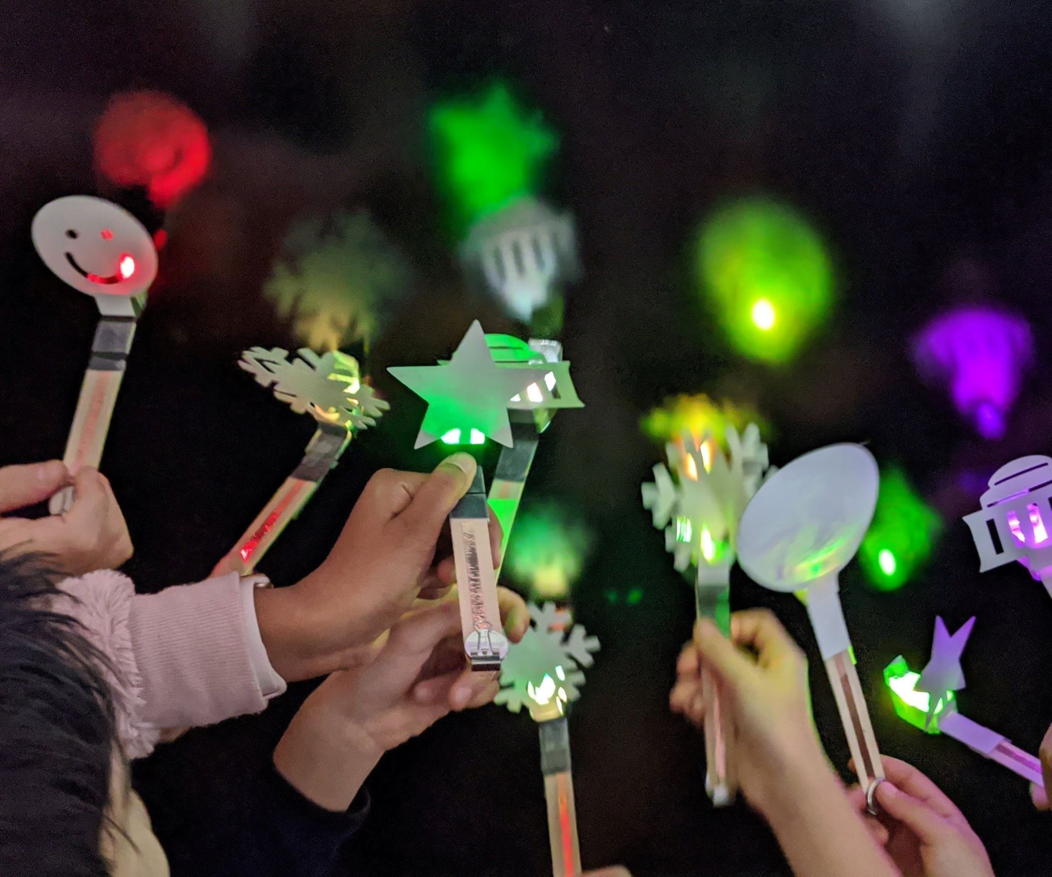 Festive Flashlights : 5 Steps (with Pictures) - Instructables