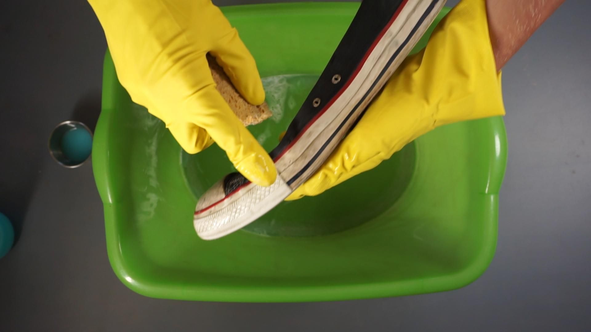 How to Clean and Restore Converse Shoes : 5 Steps (with Pictures ...
