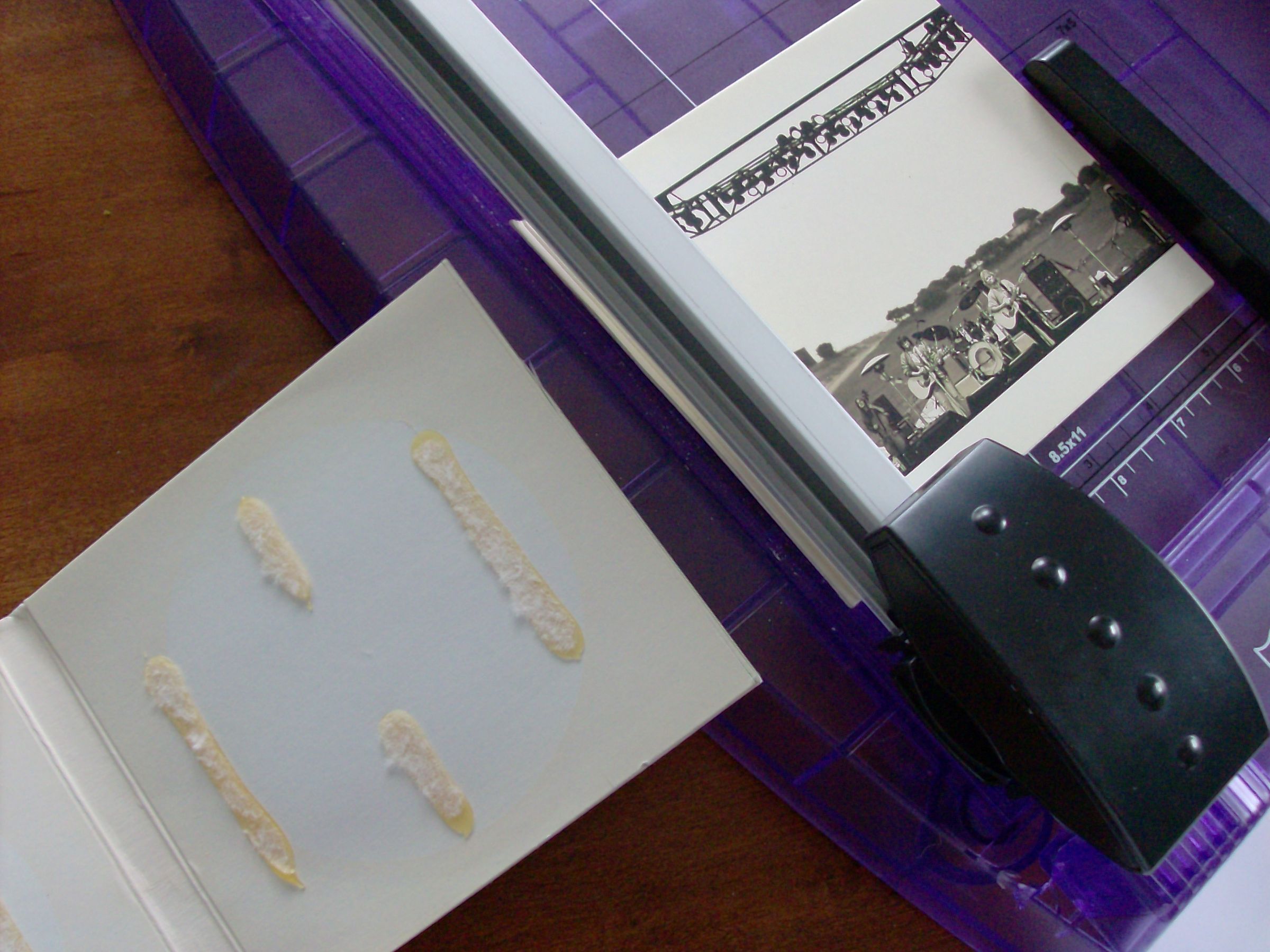 Upcycle Your Old CD Covers : 6 Steps - Instructables