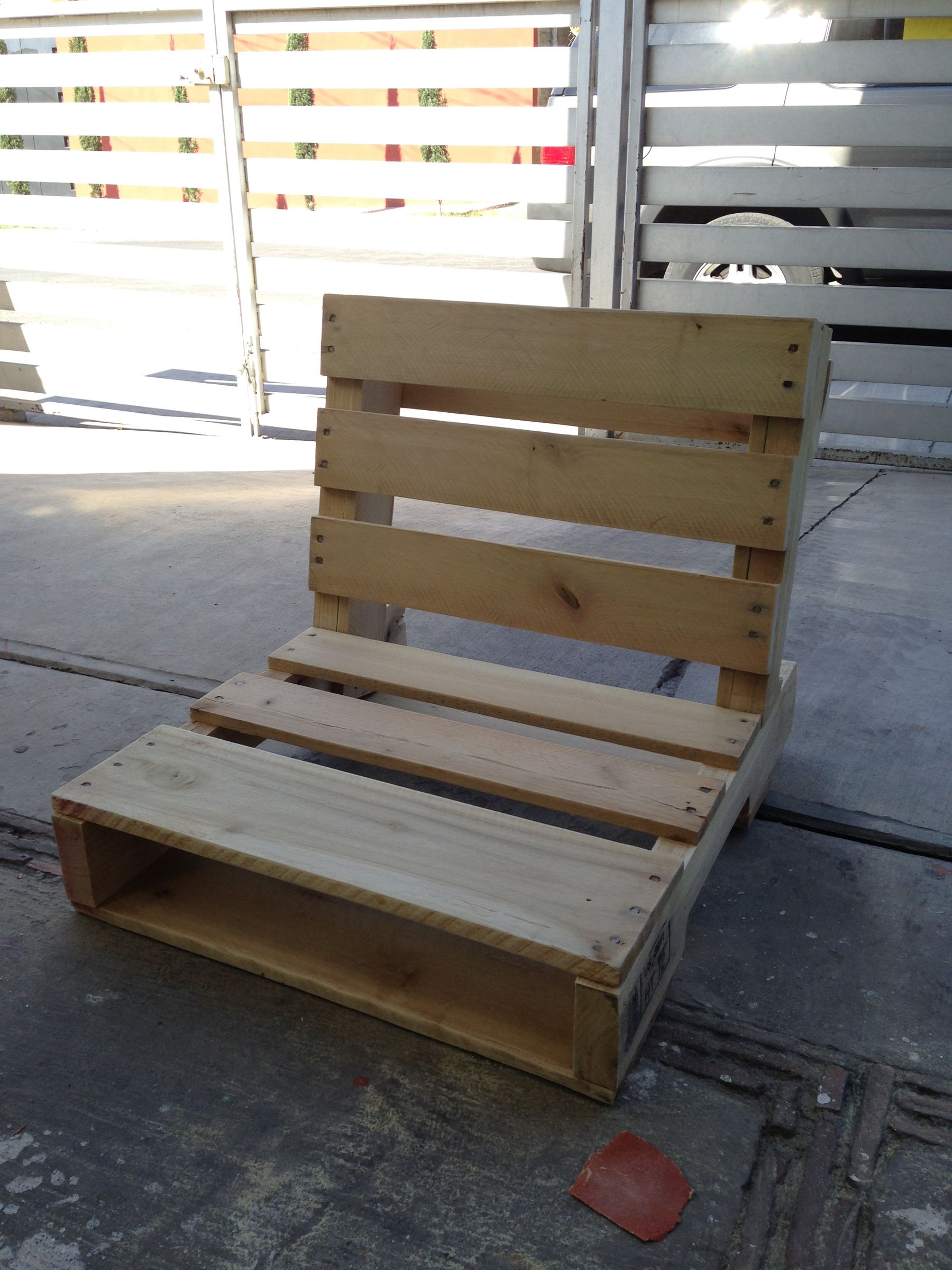 Pallet Chair : 6 Steps (with Pictures) - Instructables