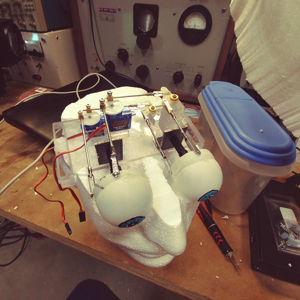 Animatronic Eyes With Servo Motors Arduino 5 Steps Instructables