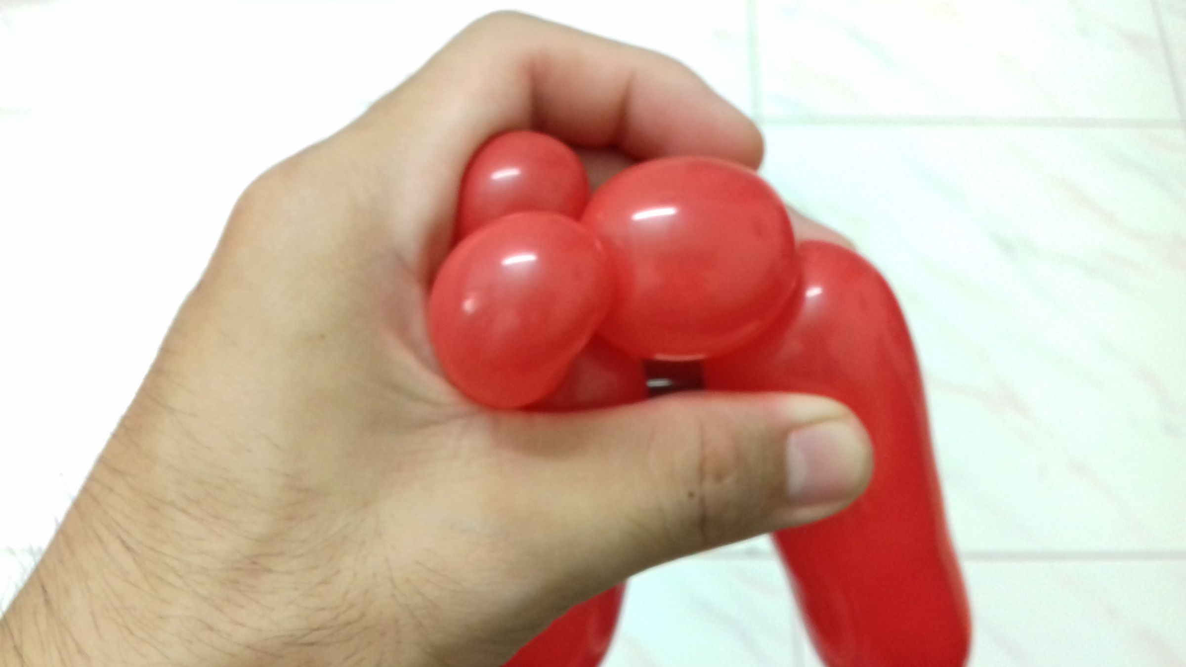 Balloon Twisting- Basic Skills- Types of Twists : 4 Steps - Instructables