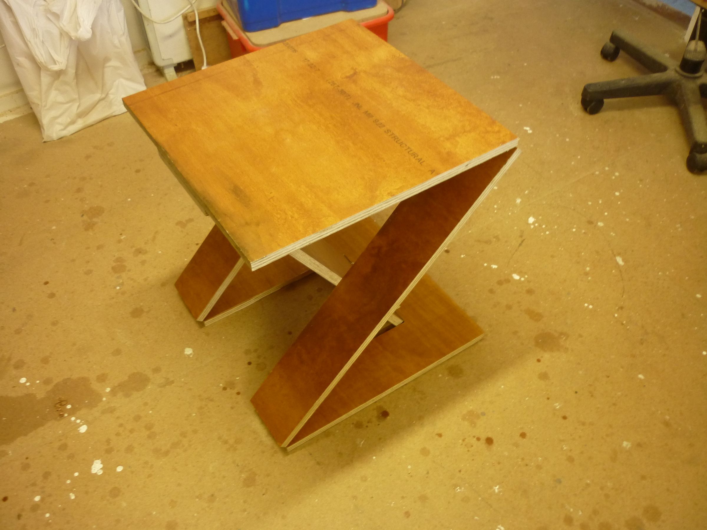 Collapsible Z-Shaped Side Table : 7 Steps (with Pictures) - Instructables
