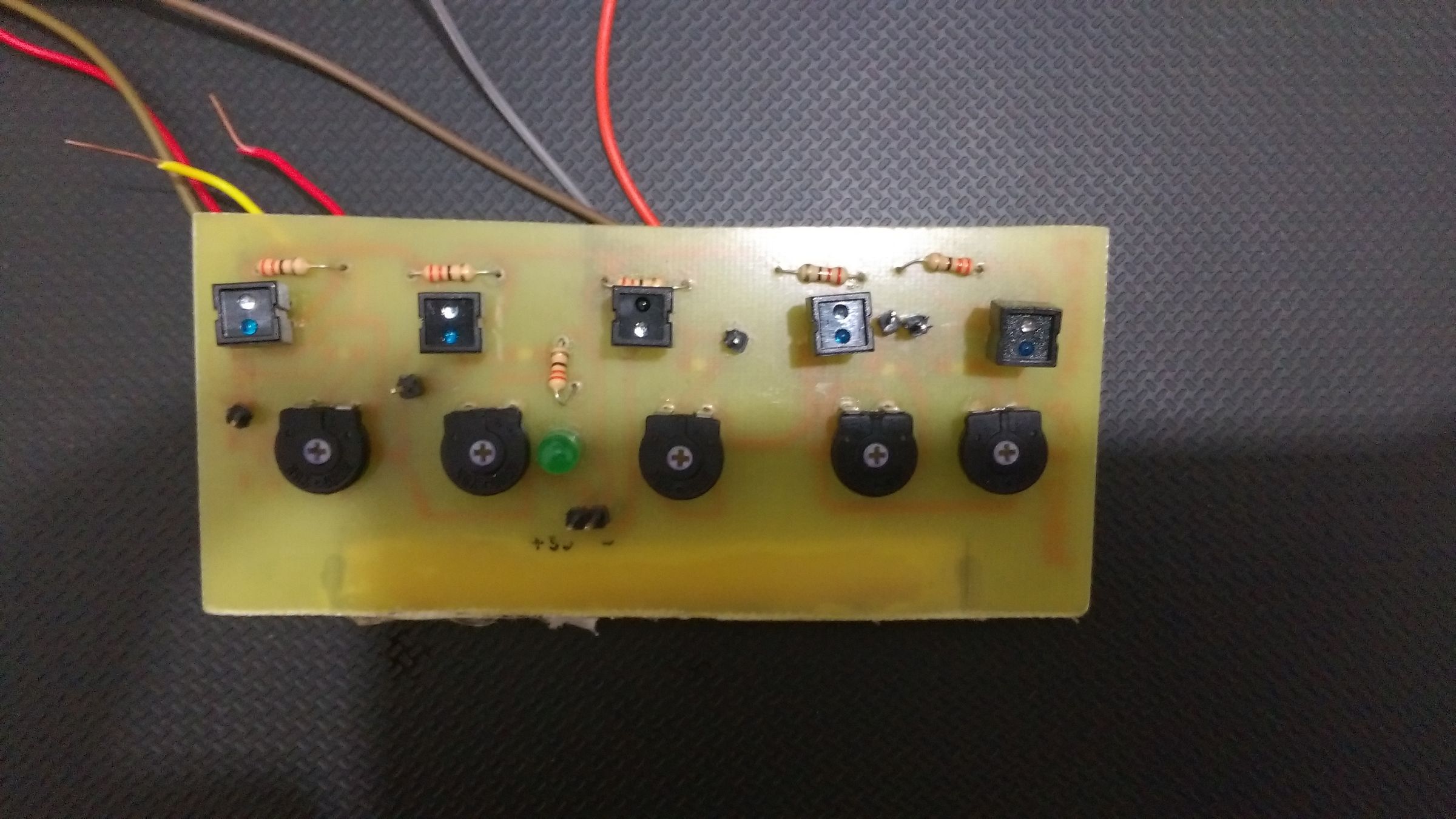 Line Follower Robot With PIC18F : 7 Steps - Instructables