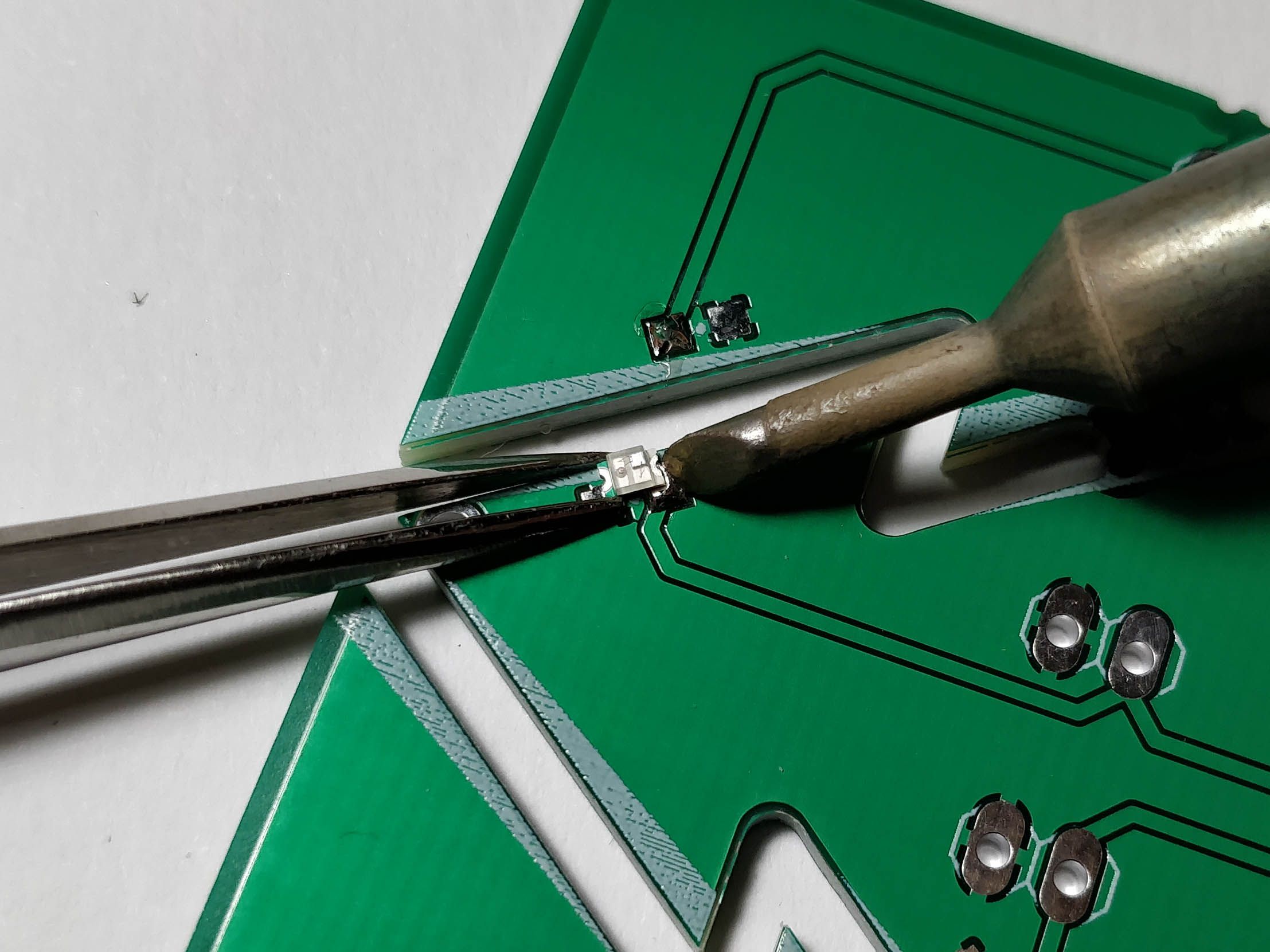 $1 PCB Christmas Tree : 7 Steps (with Pictures) - Instructables