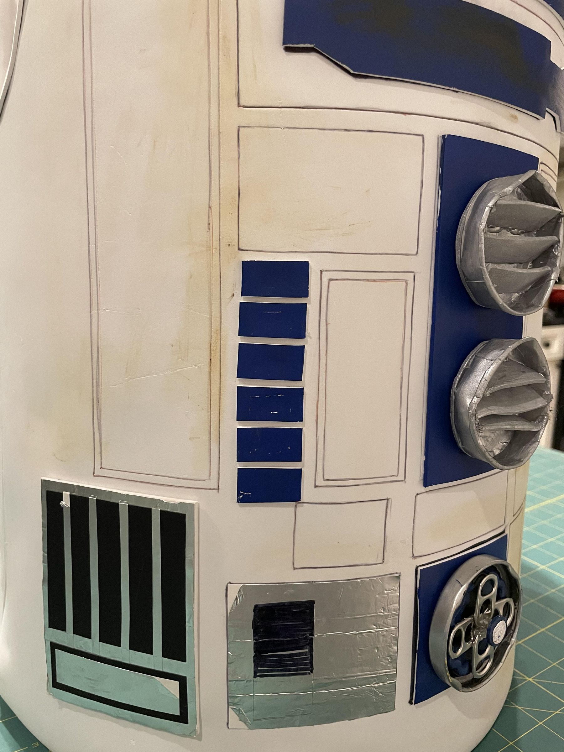 Star Wars R2-D2 Costume for Child : 6 Steps (with Pictures) - Instructables
