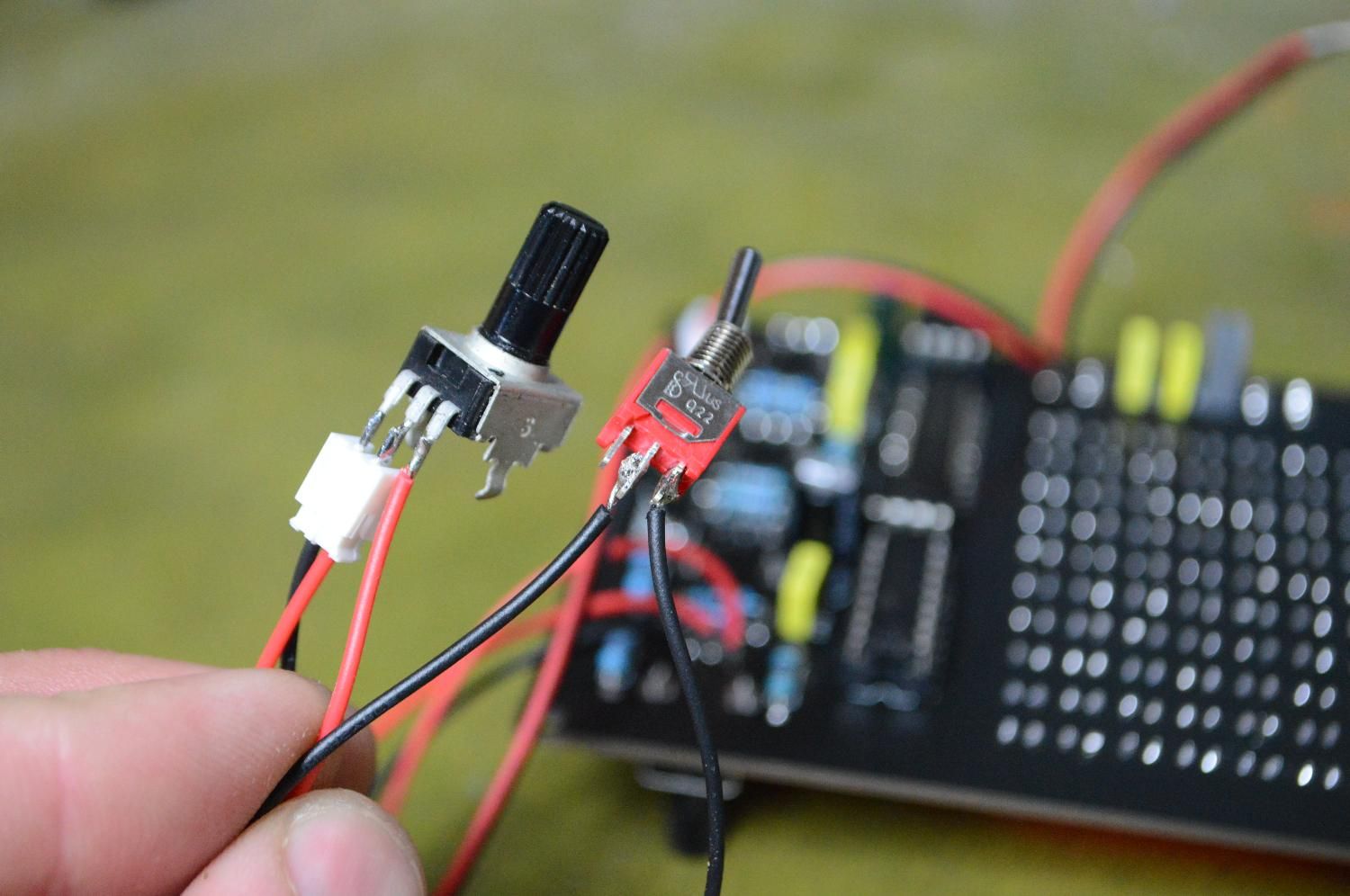 100 LED Oscilloscope : 12 Steps (with Pictures) - Instructables